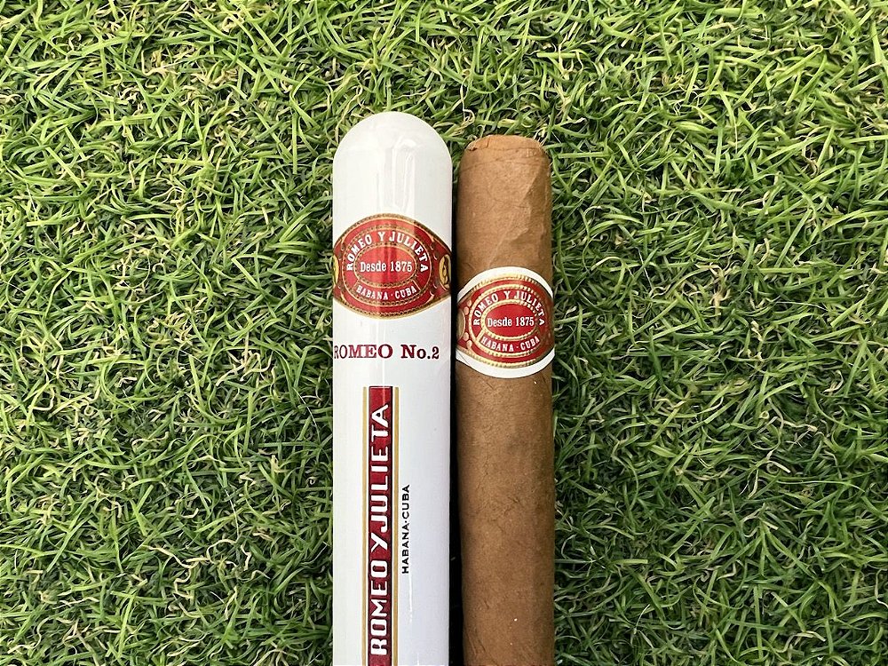 Charuto Cubano Romeo e Julieta No.2 Tubos - Peteca com 3 ...