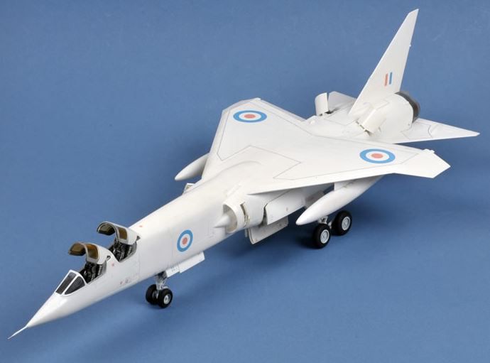 AirFix - TSR.2 MS (Stratos 4) - 1/72 - HTC - MODELISMO