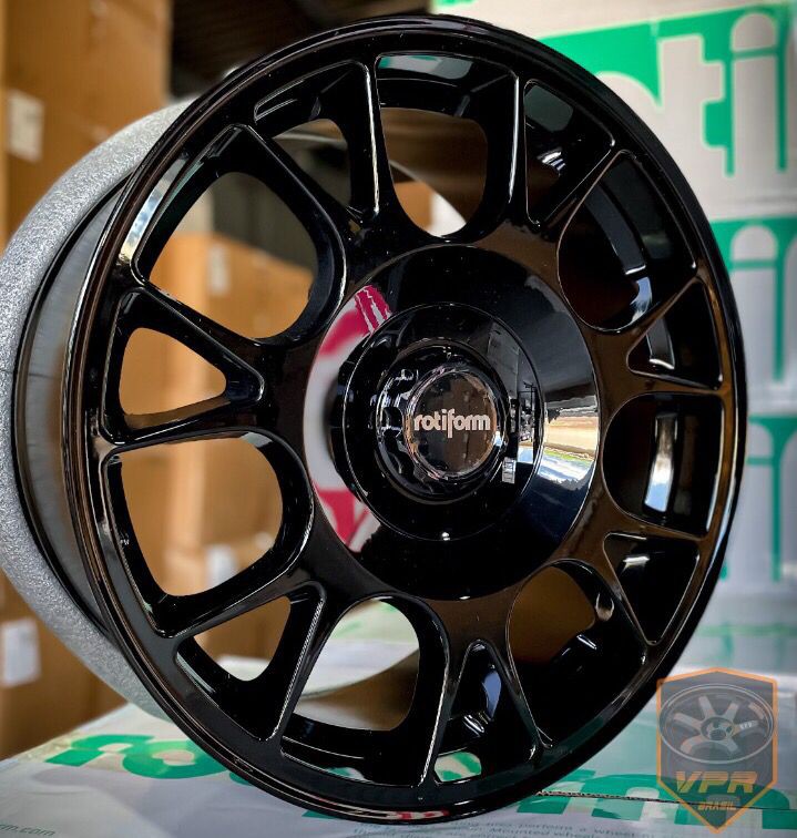 Jogo de rodas Rotiform TUF-R 18x8,5" - 5x112 - VPR Brasil
