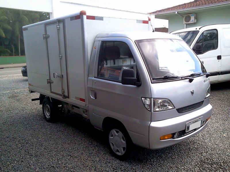 Effa Picape Baú 2011 - (Towner Júnior) - 2011 - Doni Car Veiculos