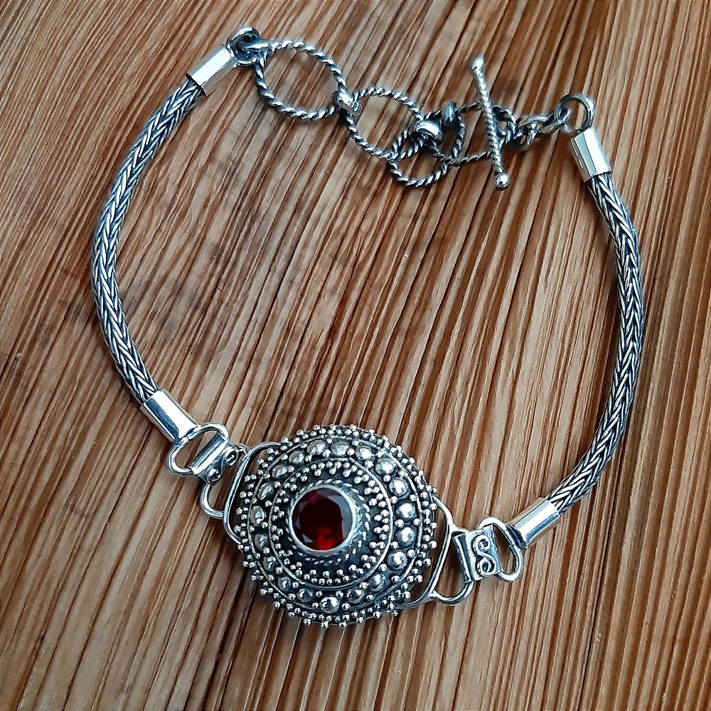 Pulseira Indiana em Prata 925 e Granada - Aroeira Pratas
