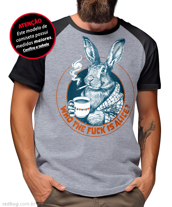 Camiseta raglan WTF Alice! Geek e nerd com estilo - RedBug Camisetas