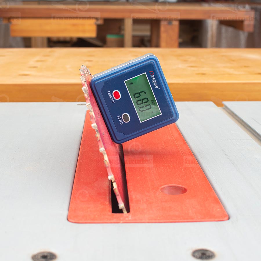 Medidor de Ângulo Digital com Base Magnética - Dasqua - Loja Empoeirados