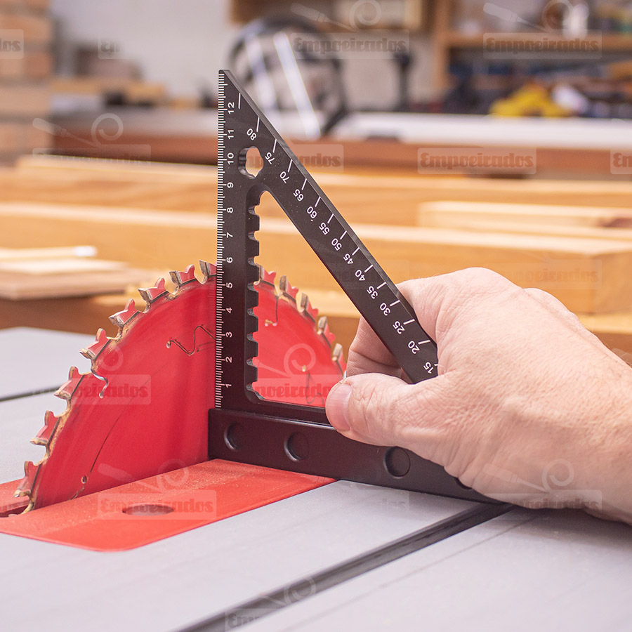 Esquadro Triangular para Carpintaria 120mm – Praticidade e Precisão ...