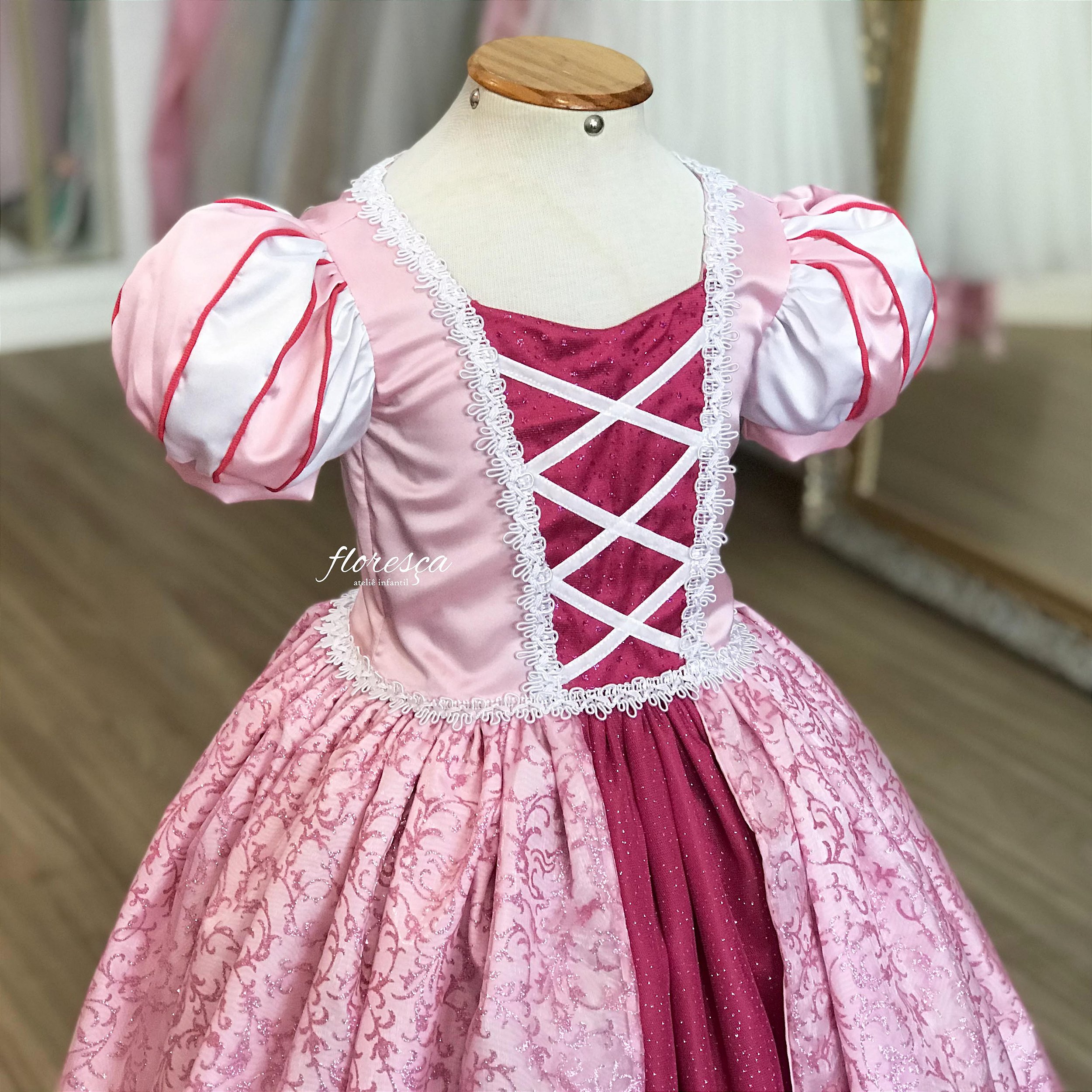 Vestido Infantil Princesa Realeza | Floresça Ateliê - Floresça Ateliê ...