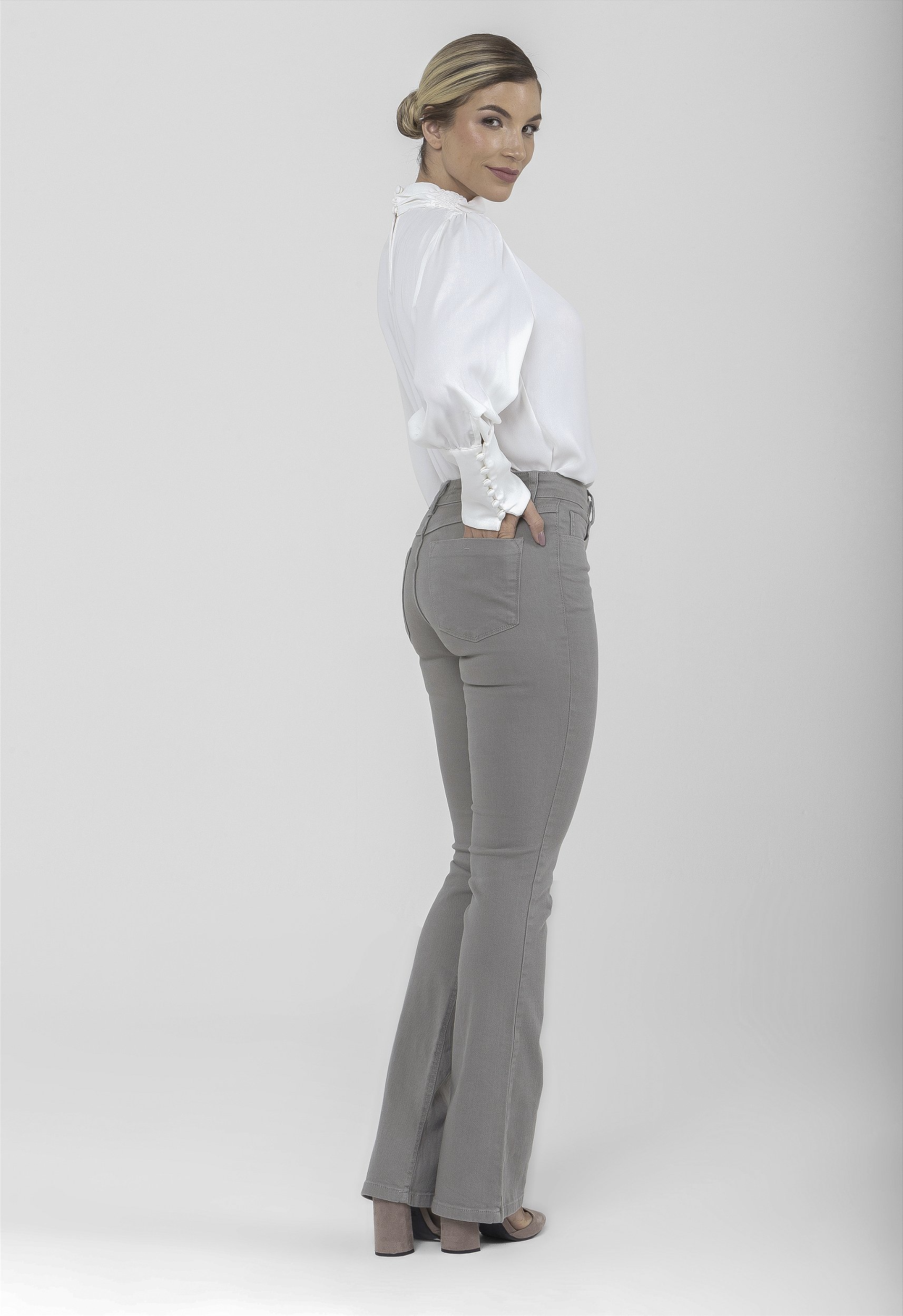 Calça Jeans Feminina Sarja Boot Cinza - Sagres - Santé Denim