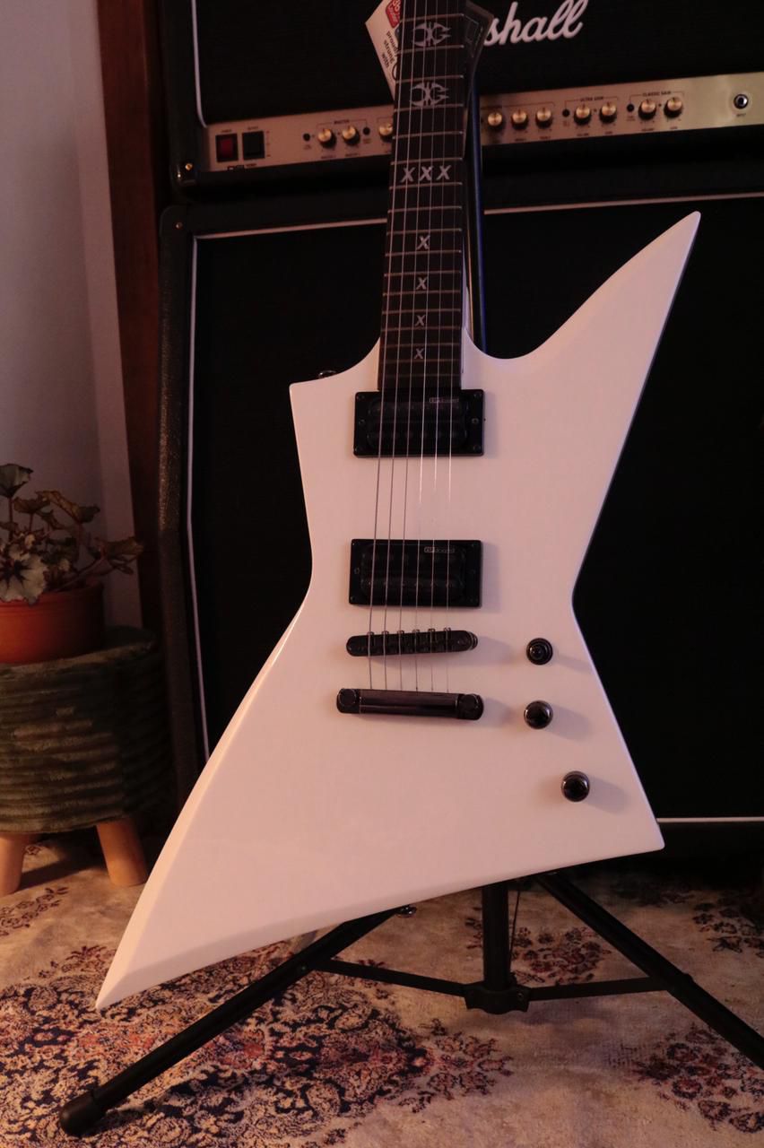 GUITARRA ESP LTD EXPLORER MAX 200 - OUTLET - MAX CAVALERA - Crunch Music