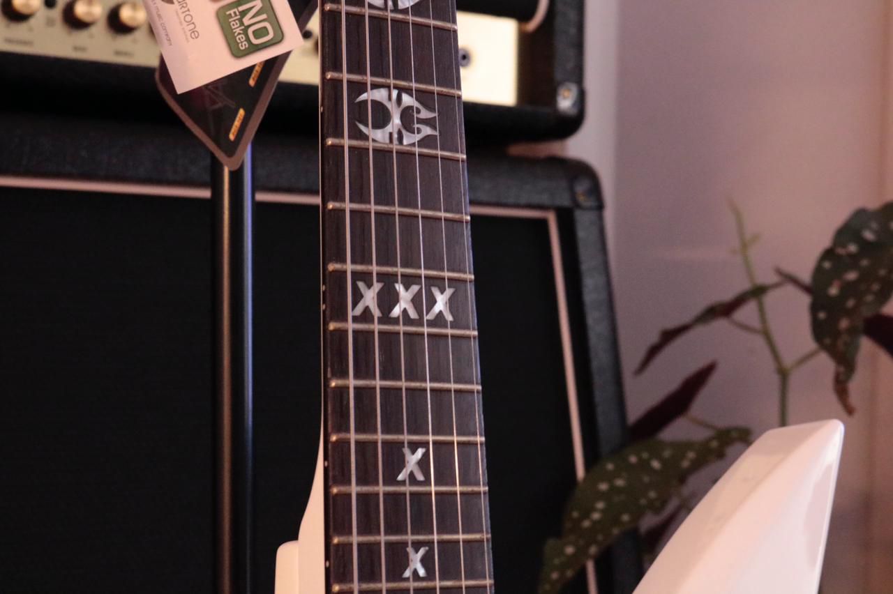 GUITARRA ESP LTD EXPLORER MAX 200 - OUTLET - MAX CAVALERA - Crunch Music