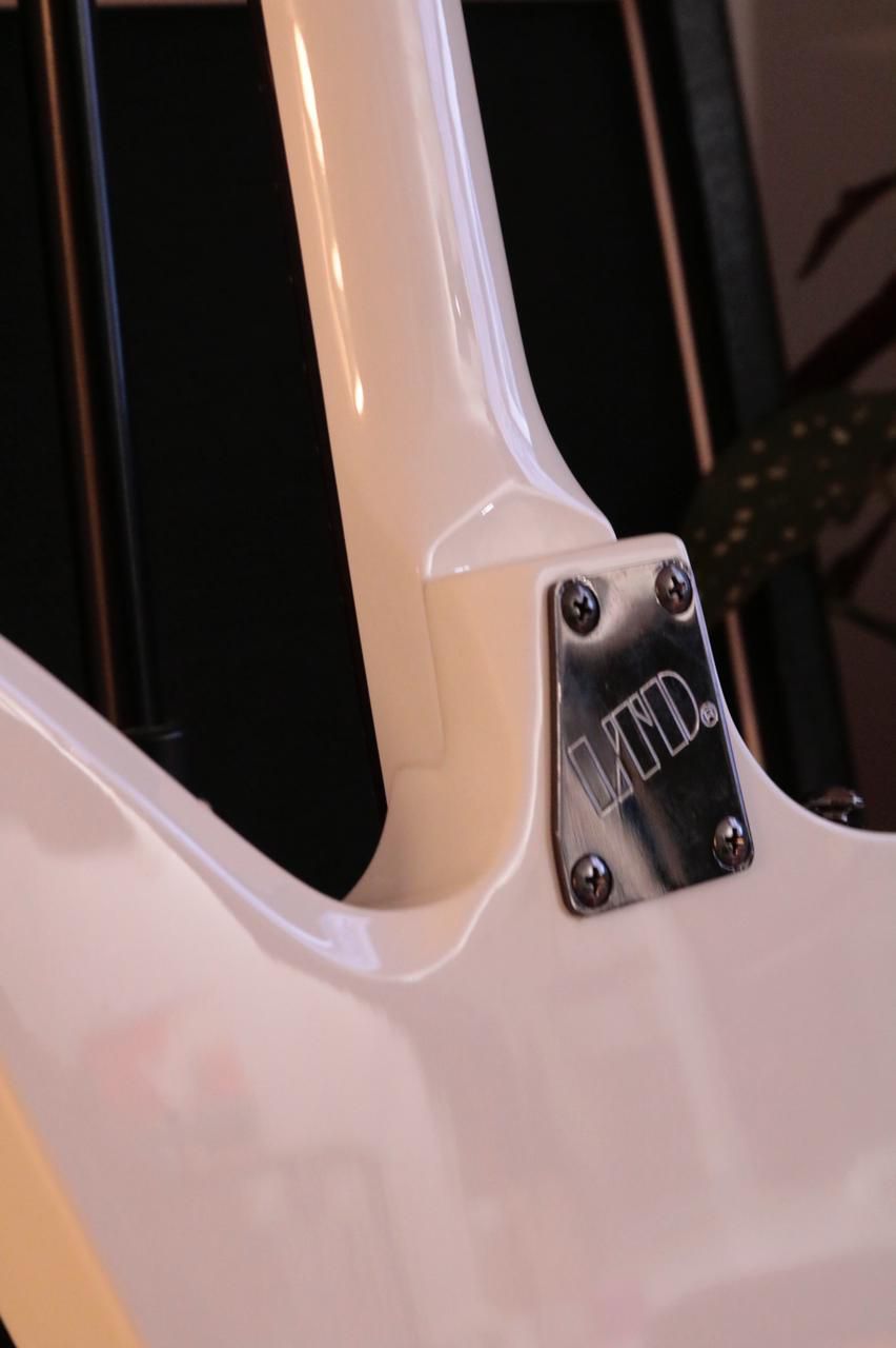 GUITARRA ESP LTD EXPLORER MAX 200 - OUTLET - MAX CAVALERA - Crunch Music