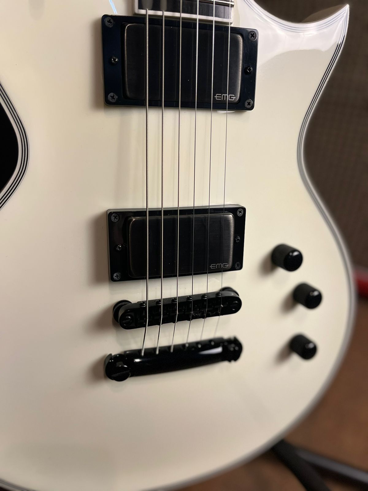 GUITARRA ESP ECLIPSE E II SNOW WHITE - EMG'S 57 66 - JAPAN - Crunch Music