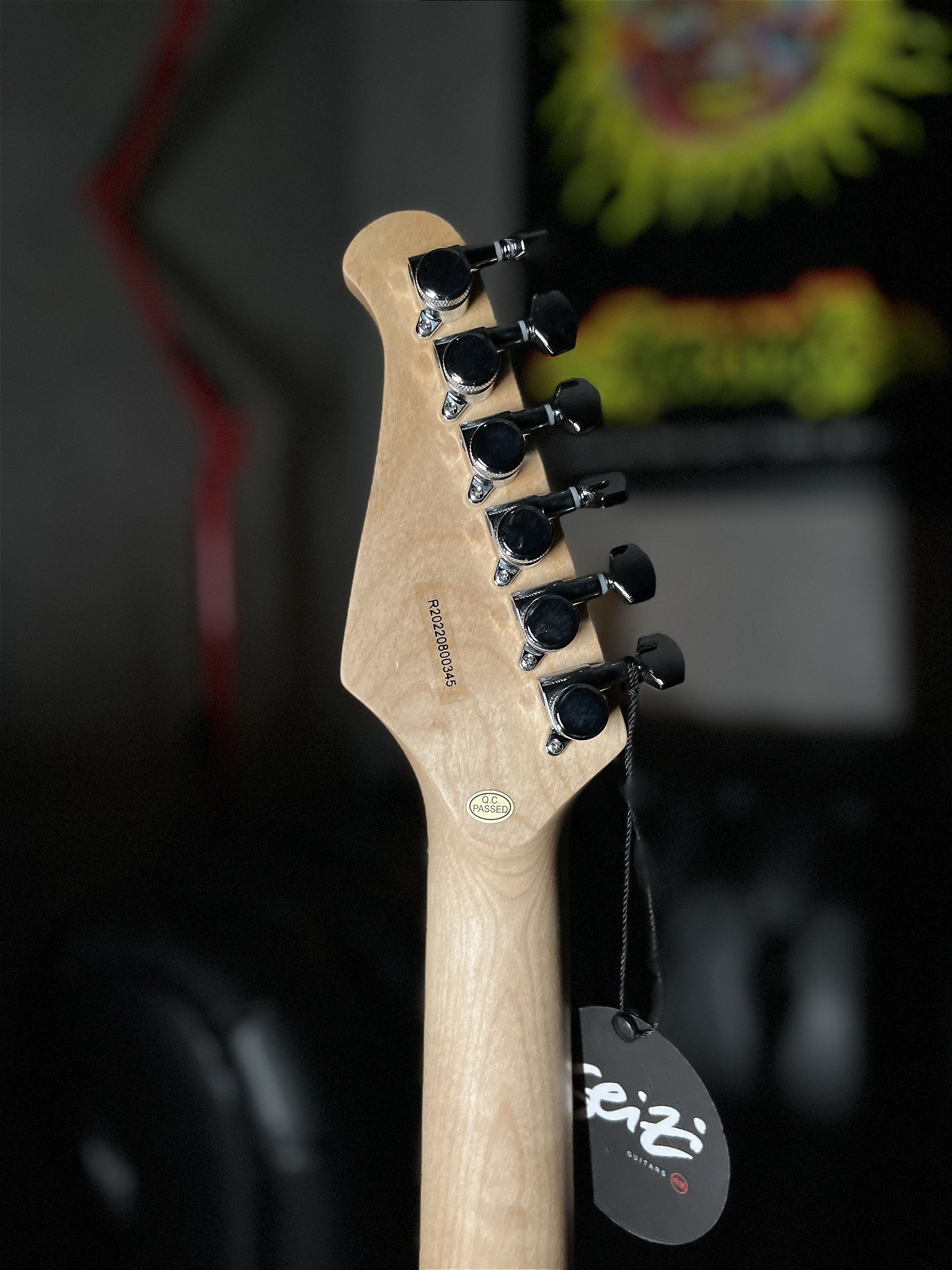 Guitarra Seizi Vintage Budokan Hss - White Maple - Crunch Music