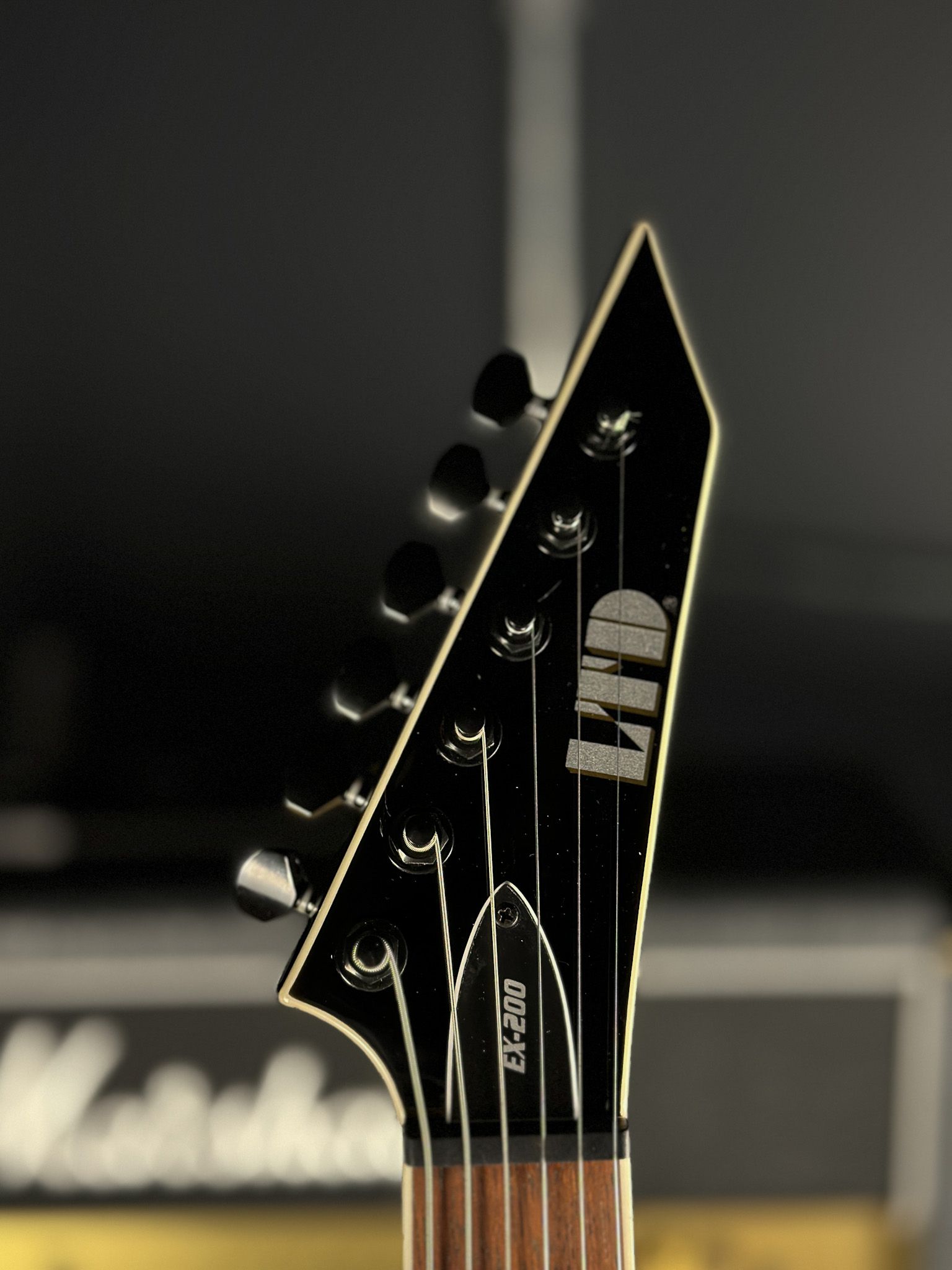 Guitarra Esp Ltd Ex-200 Lex200blk - Black - Explorer - Humbucker ...