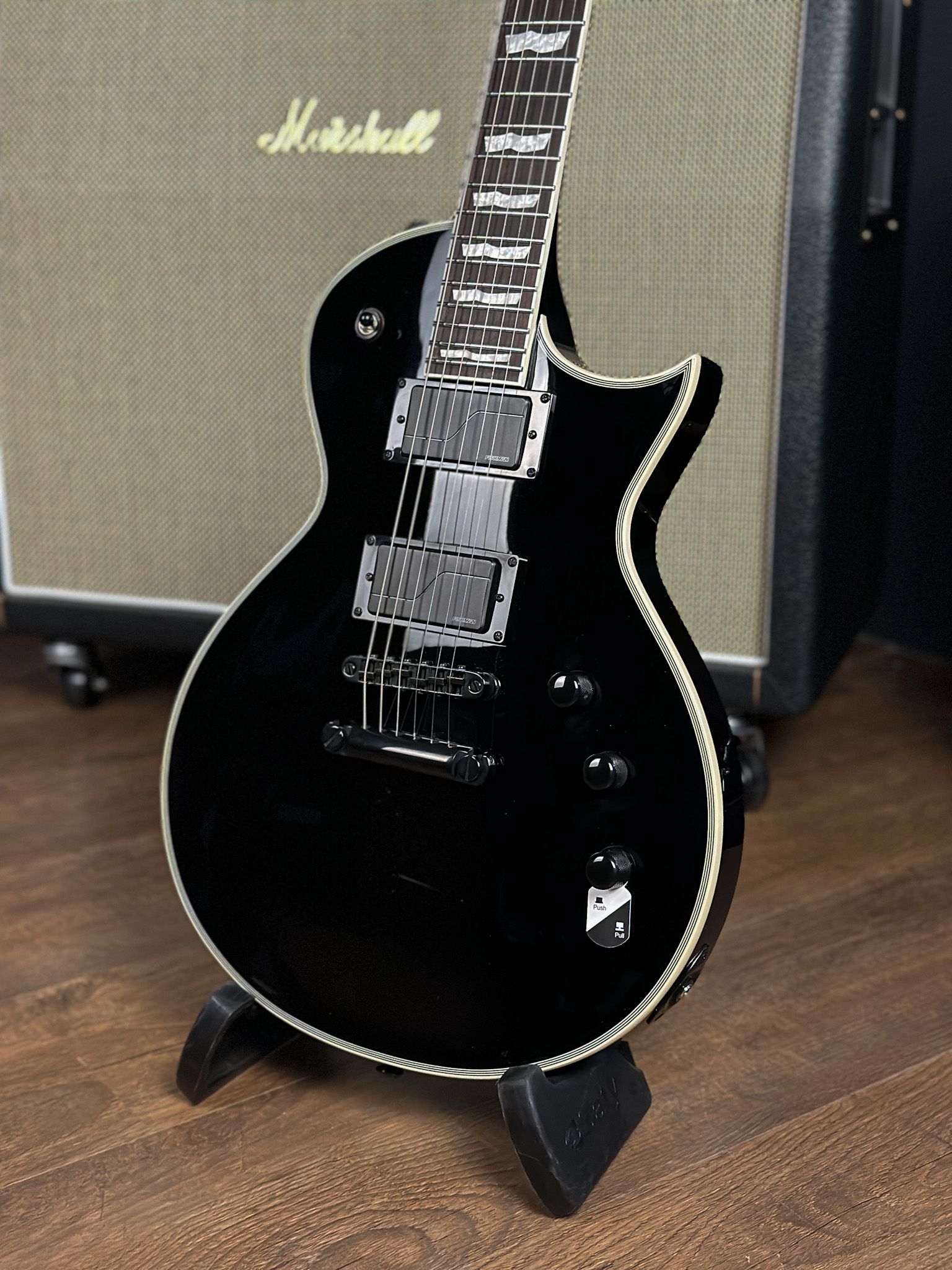 GUITARRA ESP LTD EC-1000S - BLACK - COM CASE - EC1000 - Crunch Music