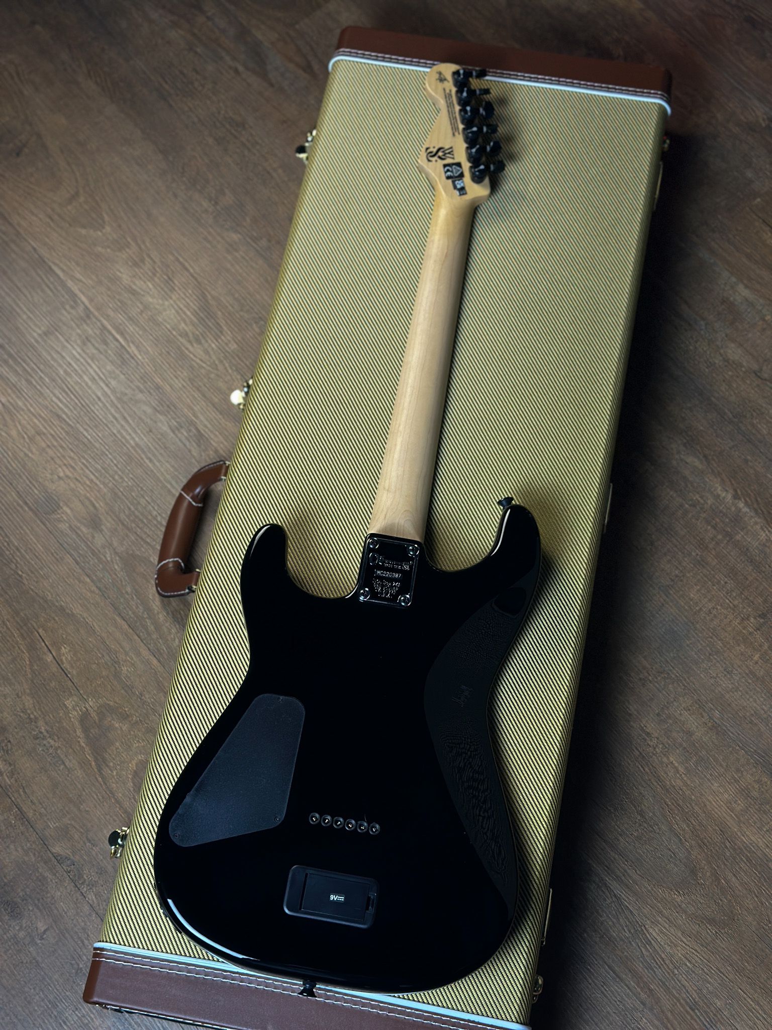 Guitarra Charvel Sean Long Signature Pro-Mod San-Dimas EMG - Crunch Music