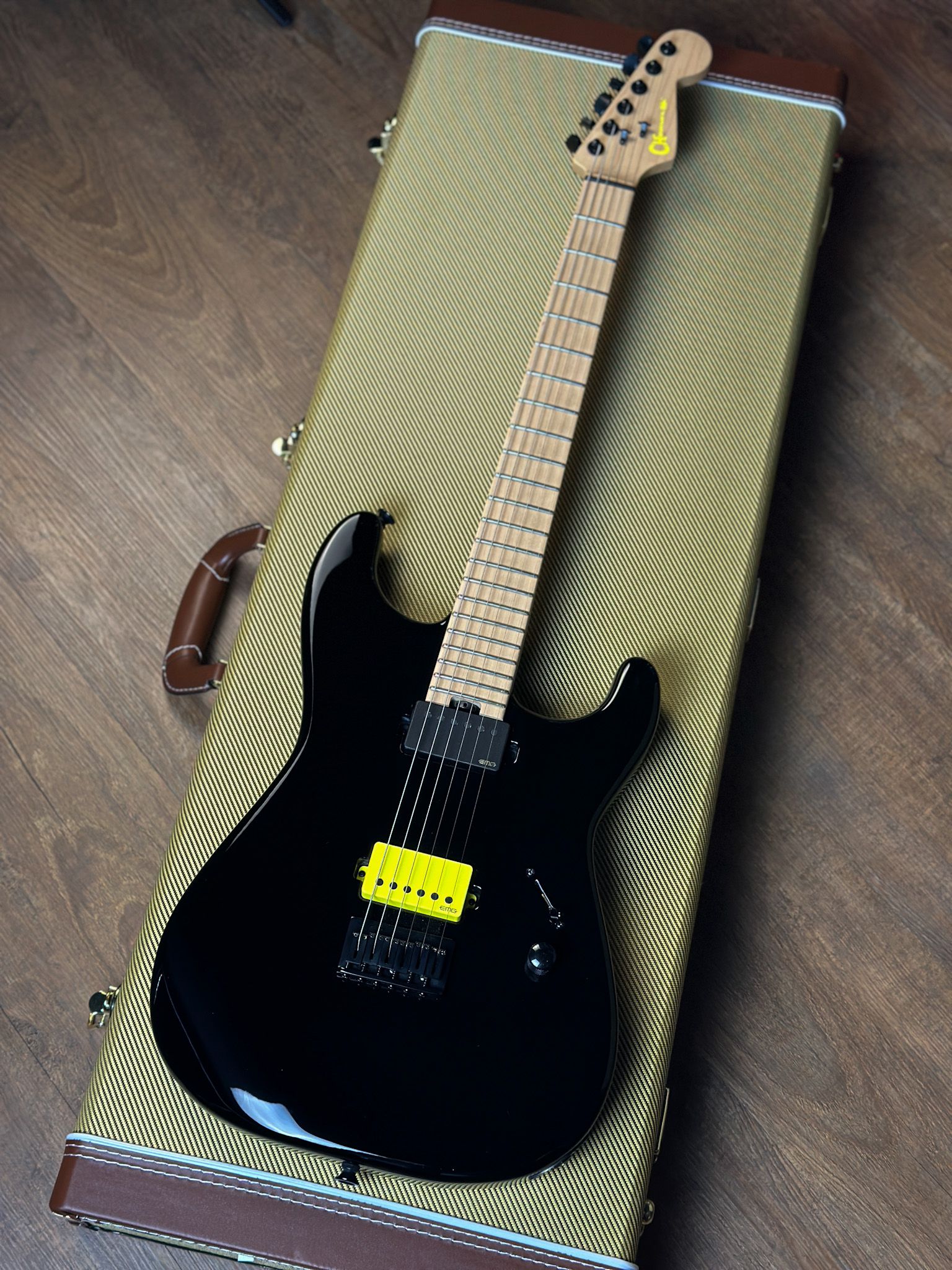 Guitarra Charvel Sean Long Signature Pro-Mod San-Dimas EMG - Crunch Music