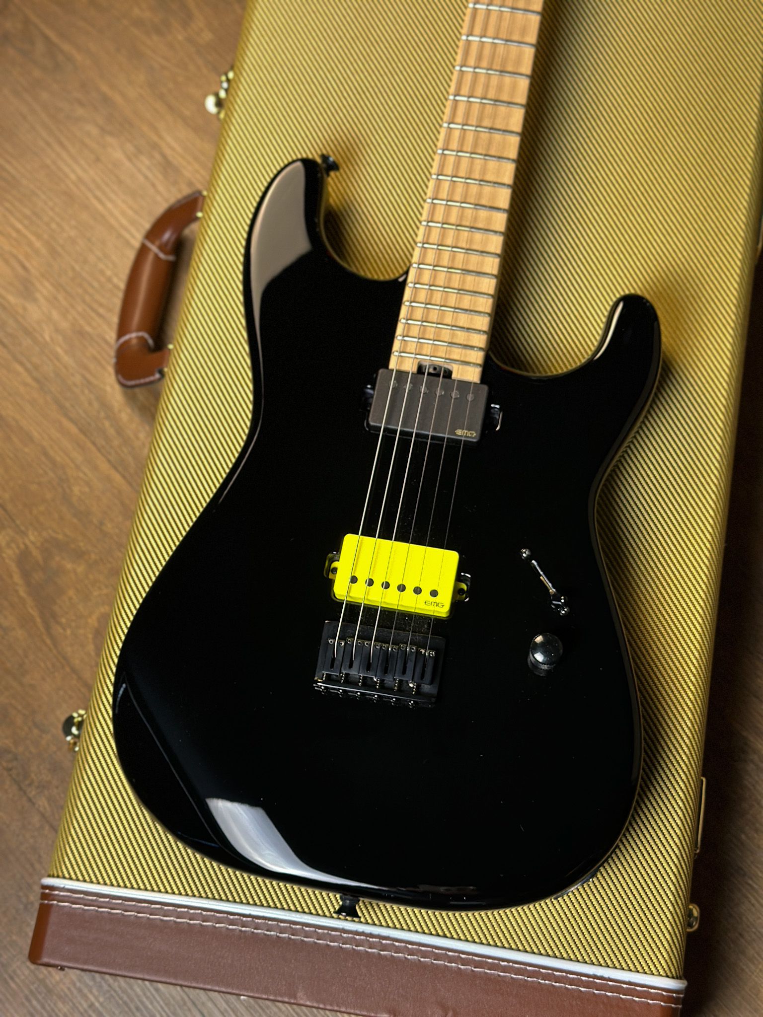 Guitarra Charvel Sean Long Signature Pro-Mod San-Dimas EMG - Crunch Music