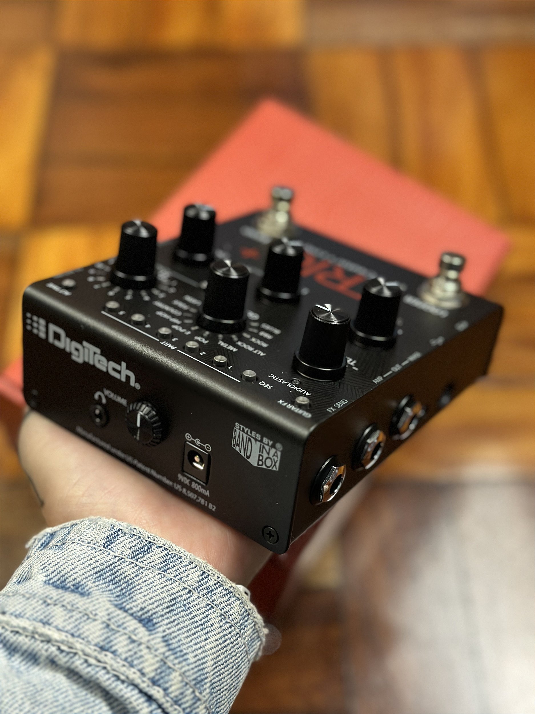 PEDAL DE EFEITO PARA GUITARRA - DIGITECH - TRIO PLUS V-04 - Crunch Music