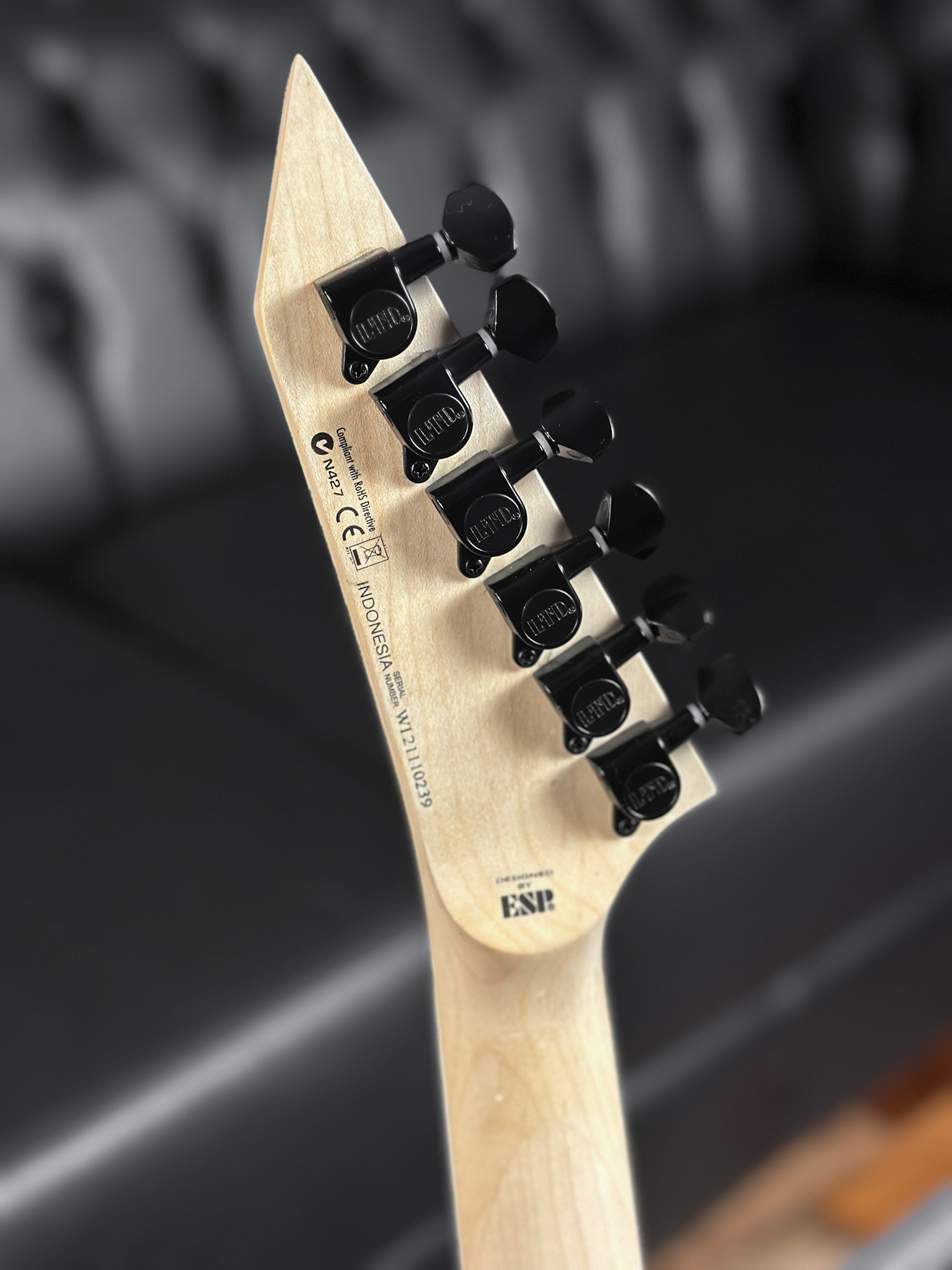 GUITARRA ESP LTD MH-200 LMH200BLK - BLACK - HUMBUCKER - TREMOLO ...