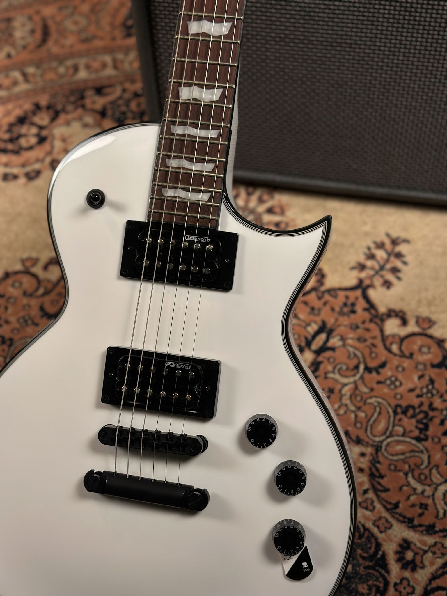 GUITARRA ESP LTD EC-256 LEC256SW - SNOW WHITE - EC256 - Crunch Music