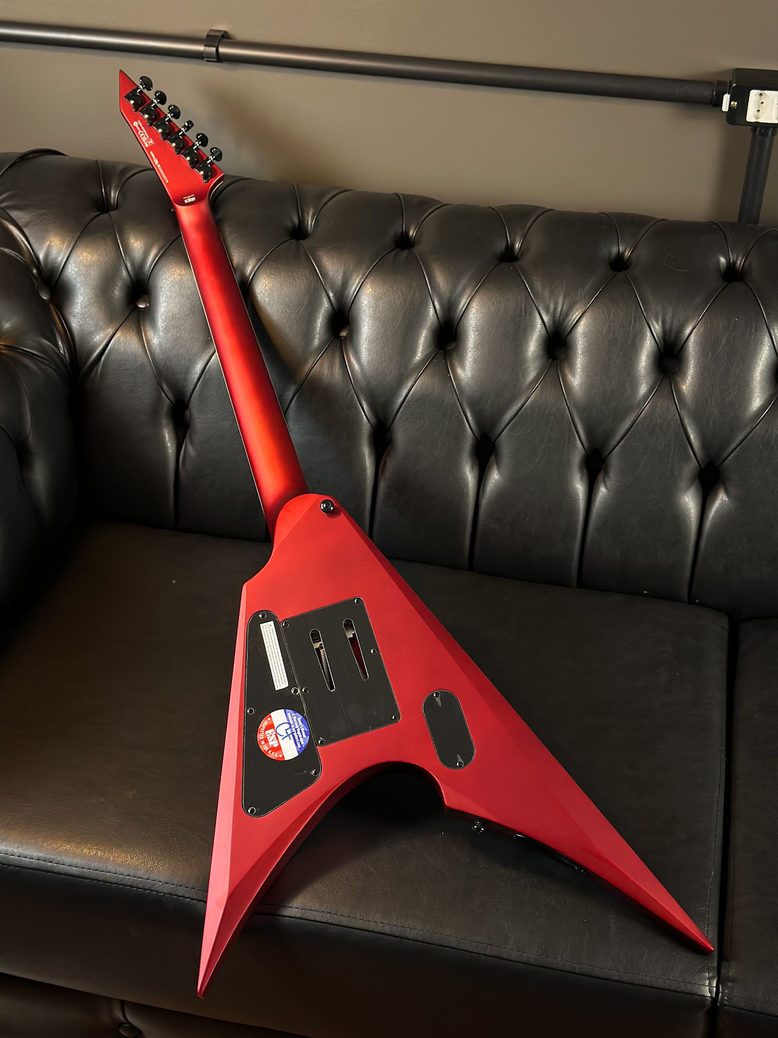 GUITARRA ESP LTD ARROW1000 - CANDY APPLE RED SATIN - Crunch Music