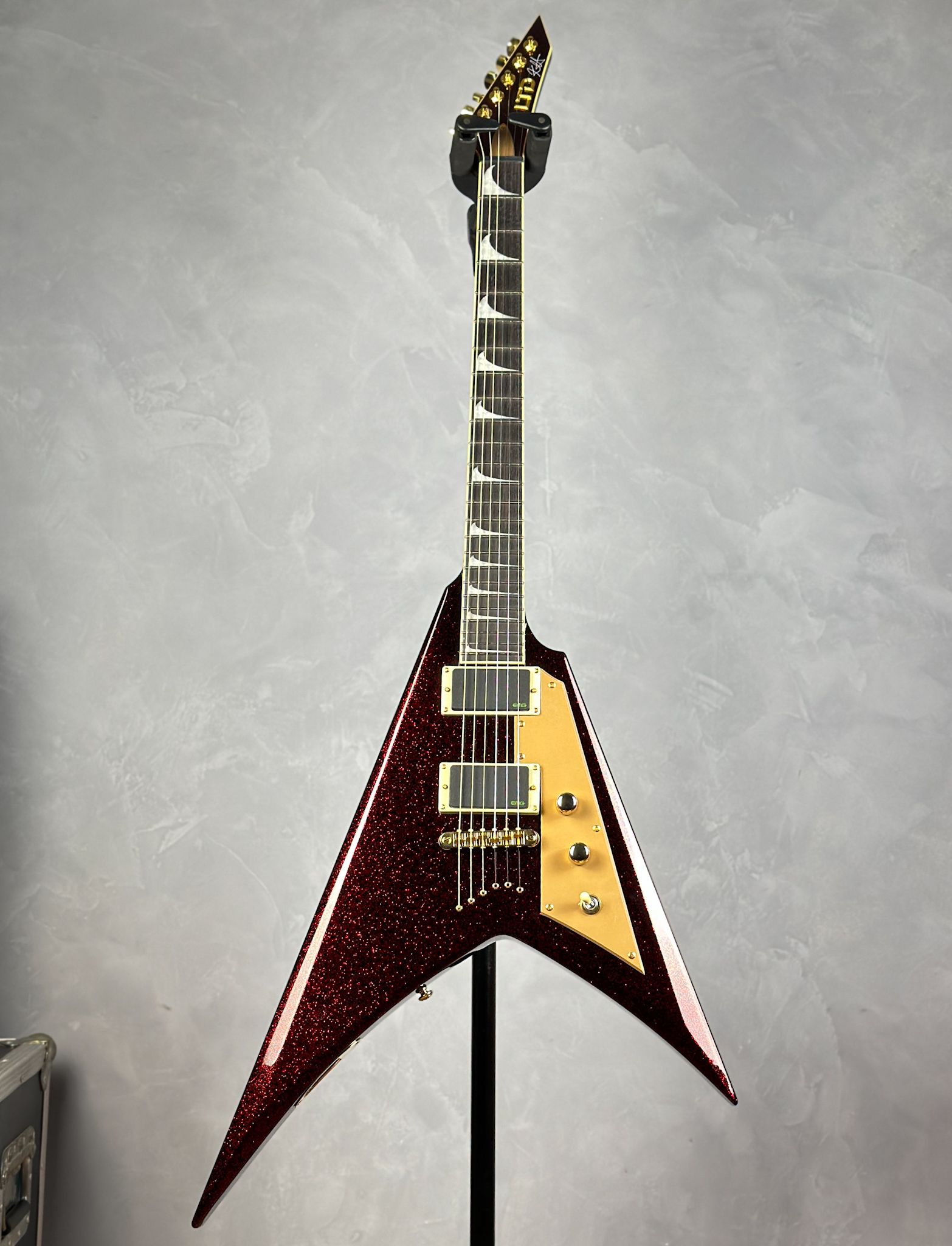 GUITARRA ESP LTD KIRK HAMMETT LKHV - RED SPARKLE - FLYING V - Crunch Music