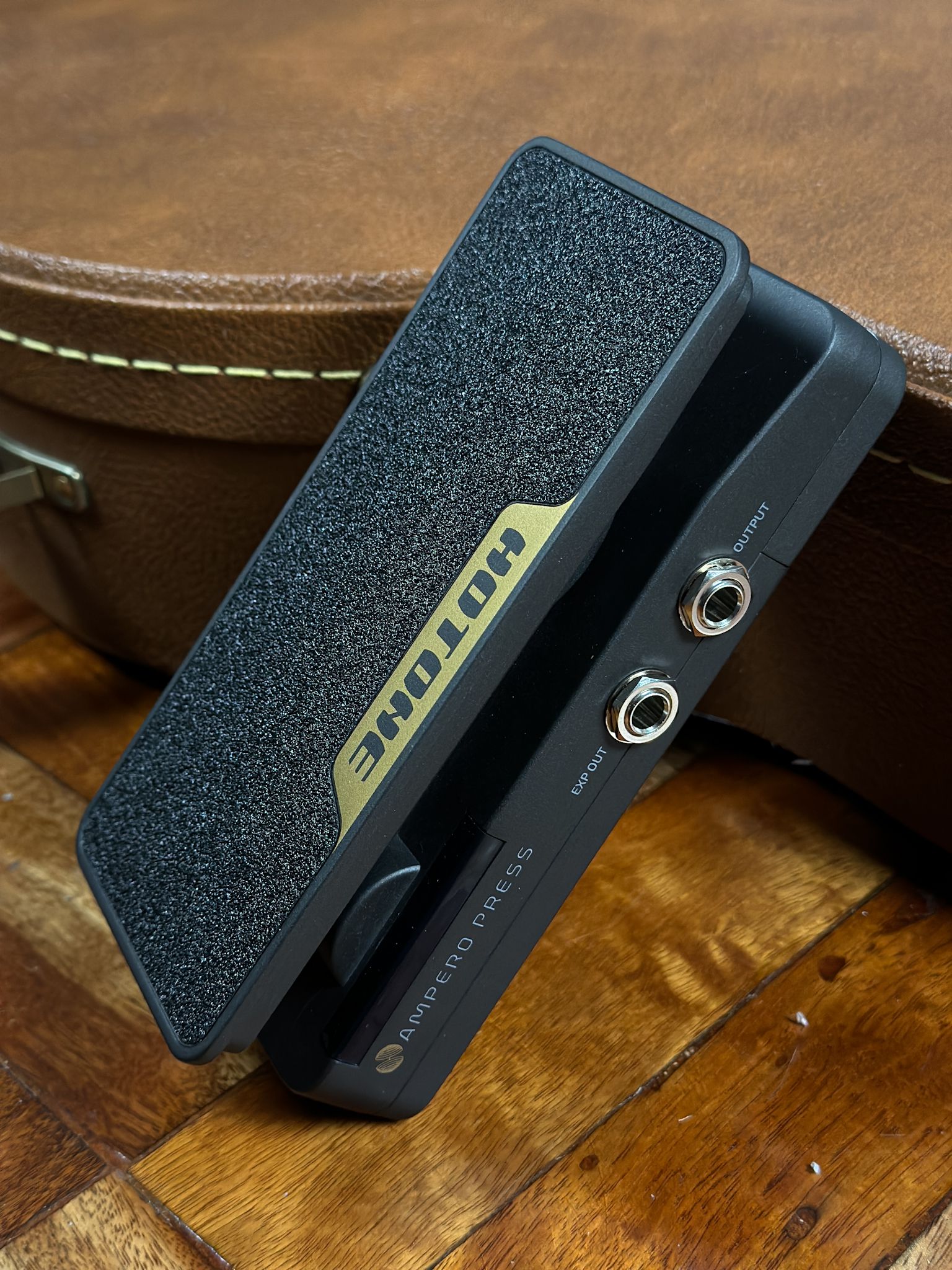 PEDAL AMPERO PRESS - PASSIVE VOLUME/EXPRESSION - HOTONE - Crunch Music