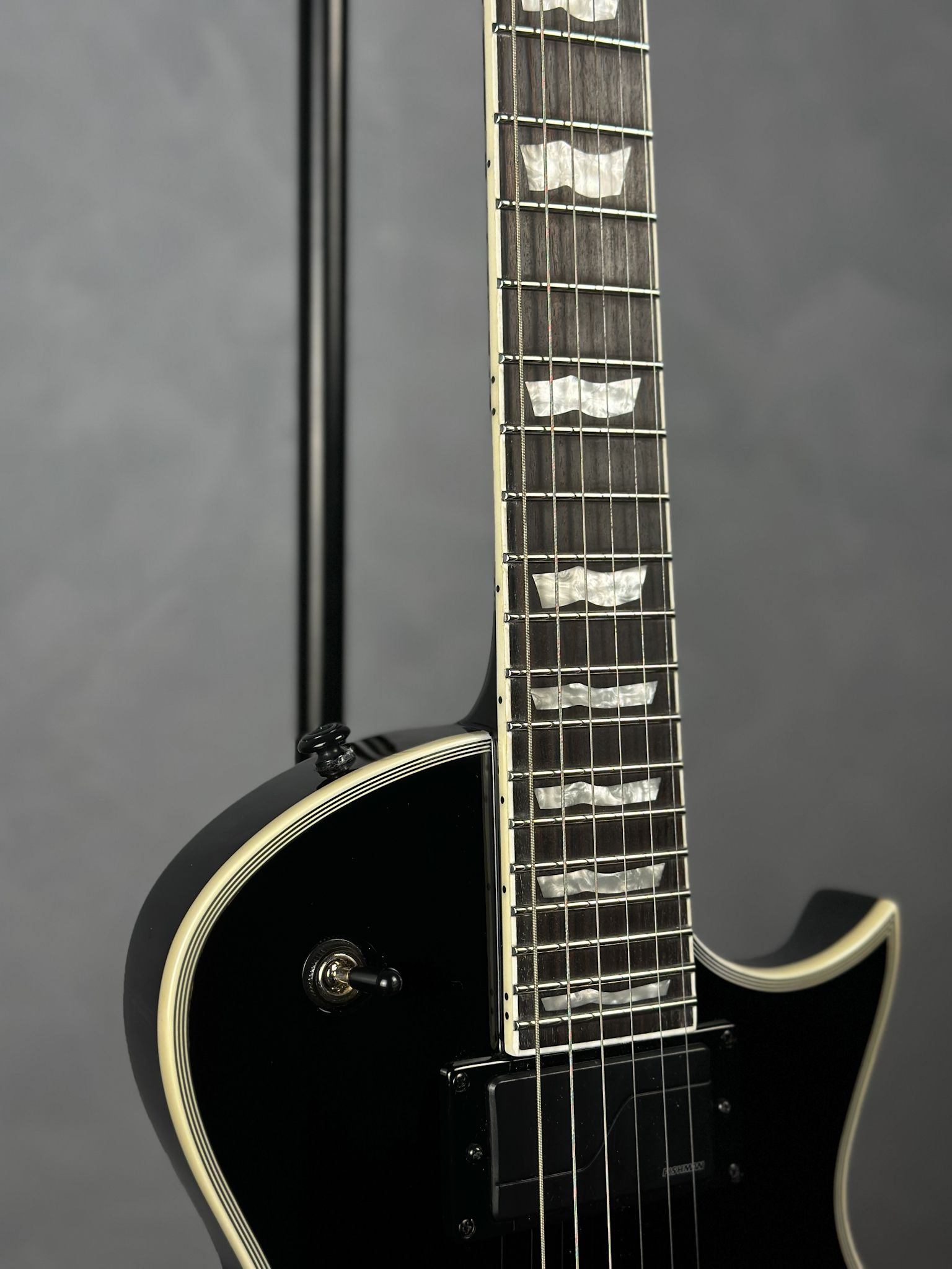 GUITARRA ESP LTD EC1000S - BLACK - Crunch Music