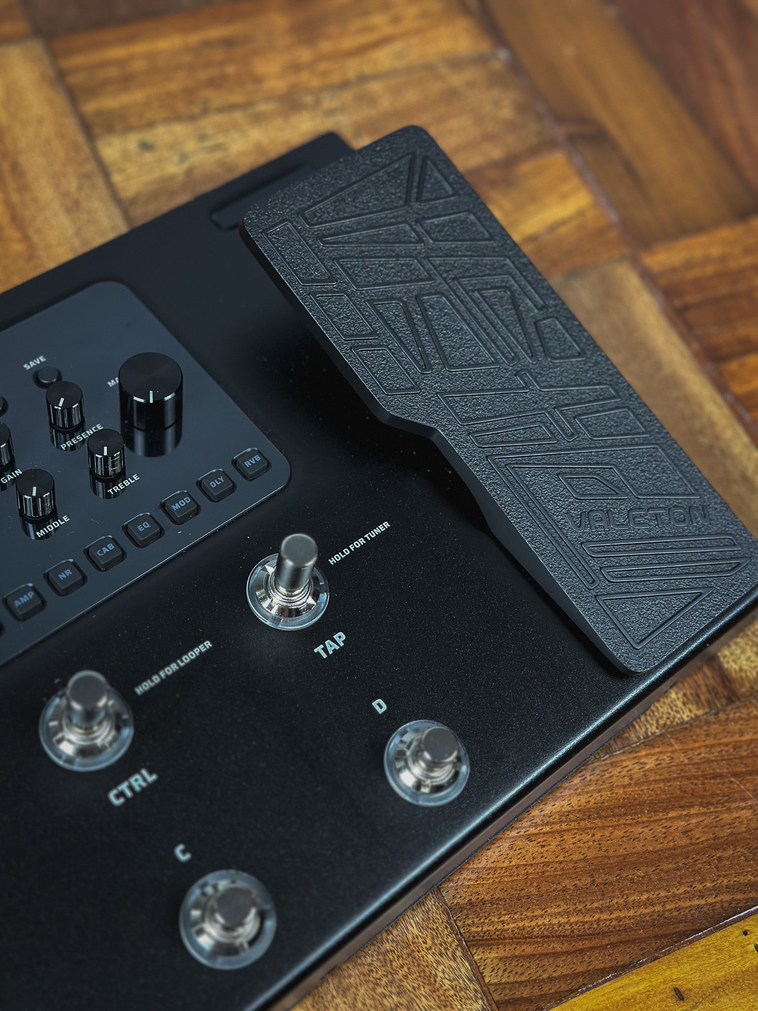 PEDALEIRA VALETON - GP-200R - MULTI-EFFECTS PROCESSOR BLACK - Crunch Music