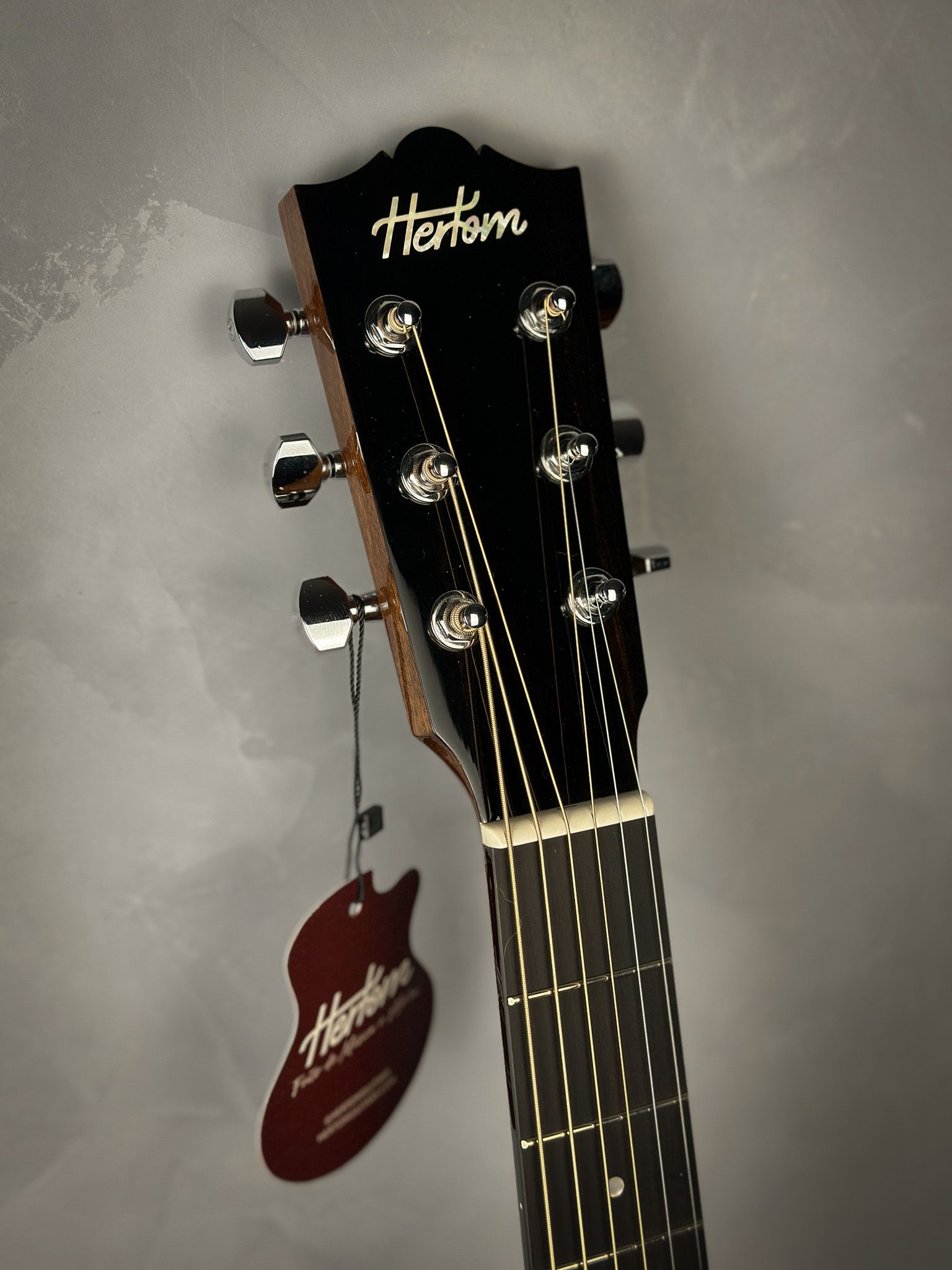 VIOLAO DREADNOUGHT DLX N - HERTOM - Crunch Music