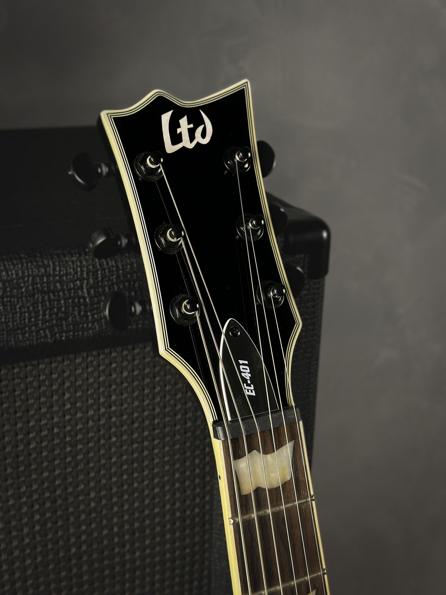 GUITARRA ESP LTD EC-401 LEC401BLK - BLACK - Crunch Music