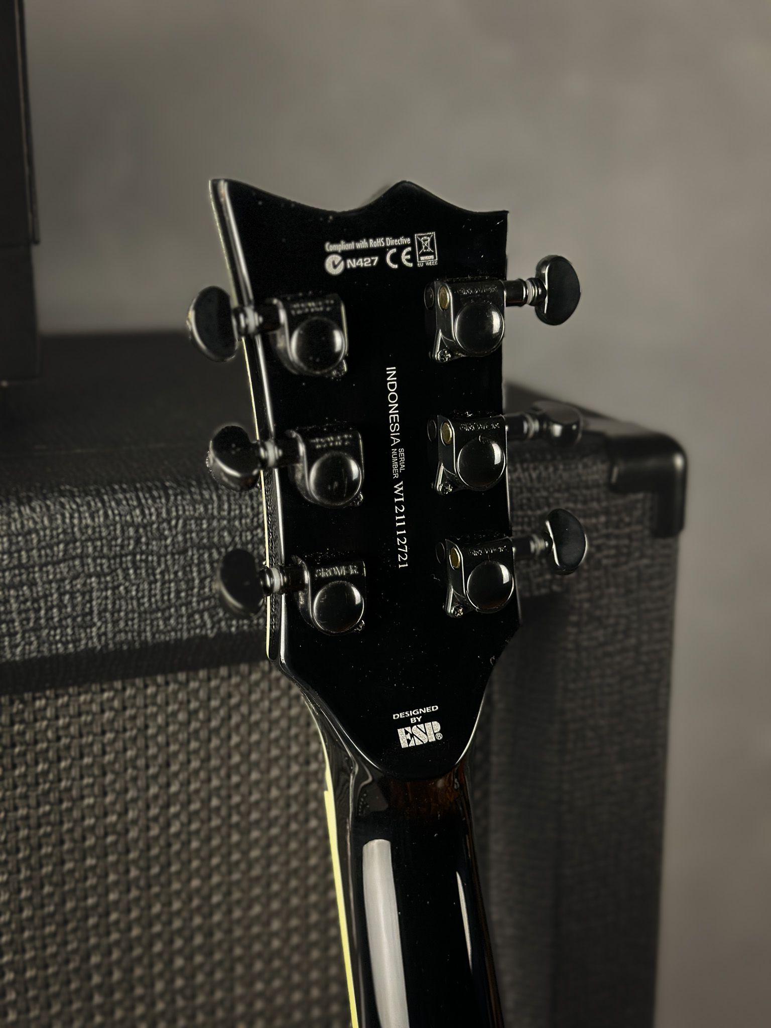 GUITARRA ESP LTD EC-401 LEC401BLK - BLACK - Crunch Music