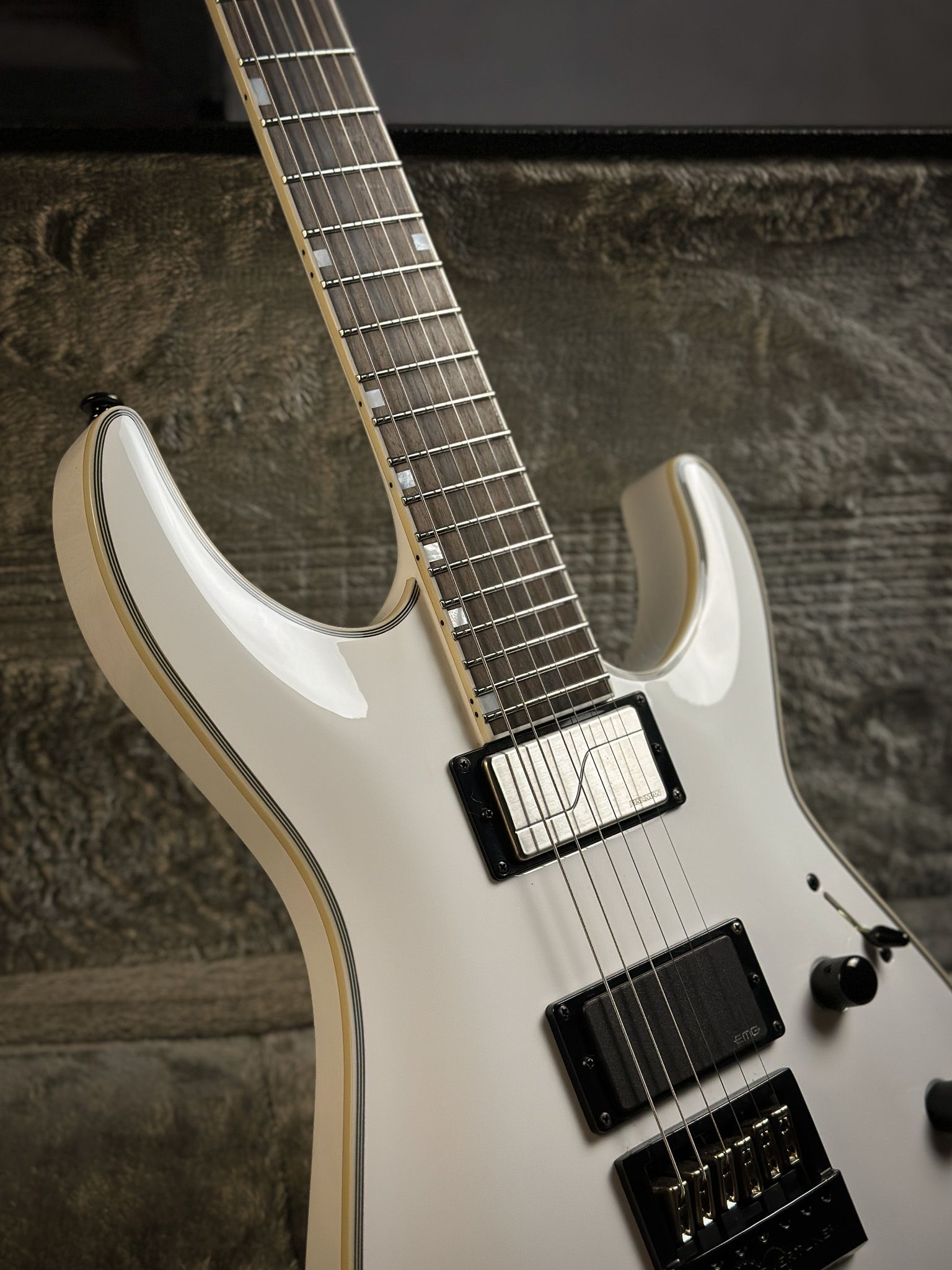 GUITARRA LTD MH1000 ET - EVERTUNE SNOW WHITE - CASE - USADA - Crunch Music