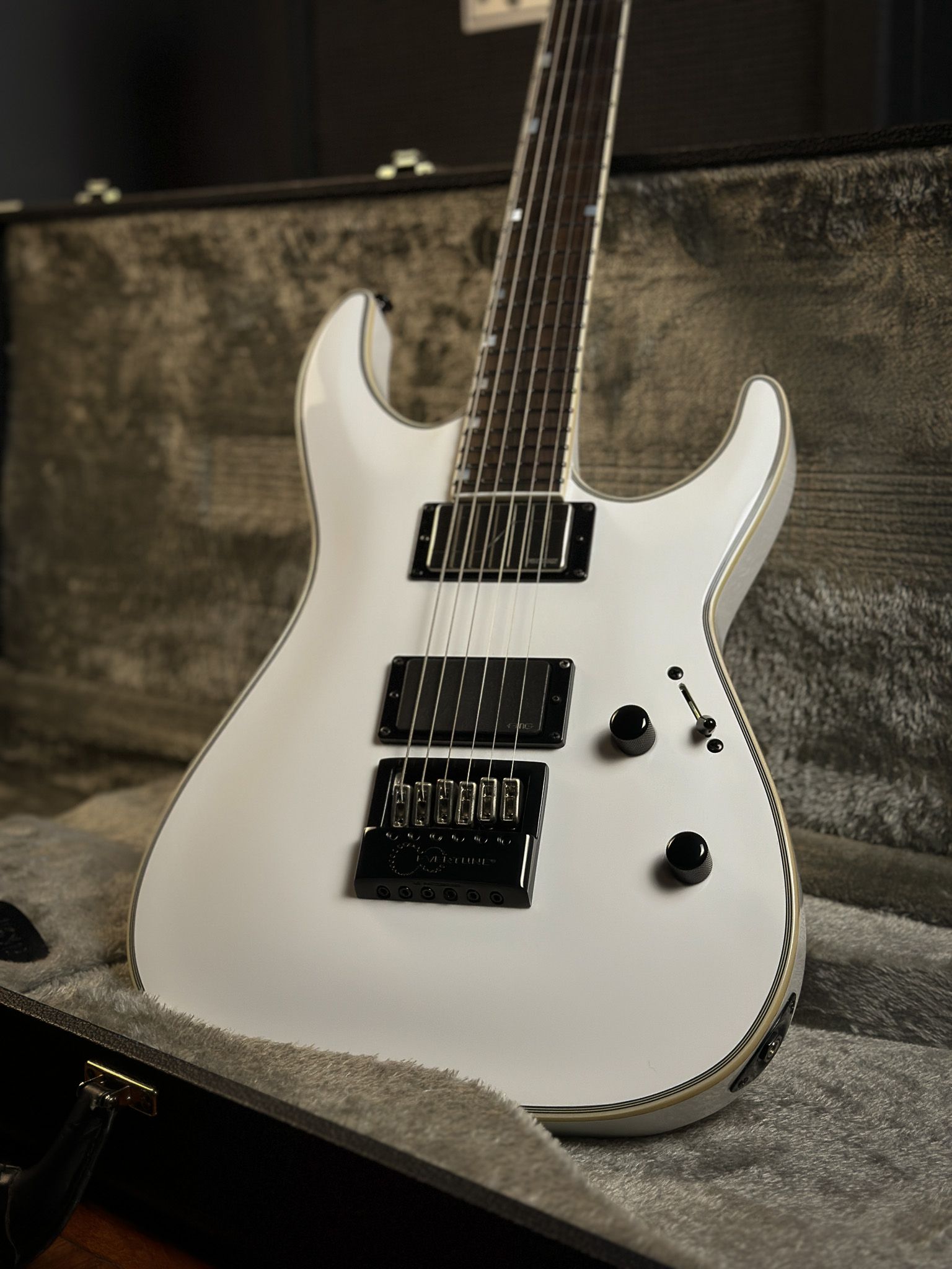 GUITARRA LTD MH1000 ET - EVERTUNE SNOW WHITE - CASE - USADA - Crunch Music