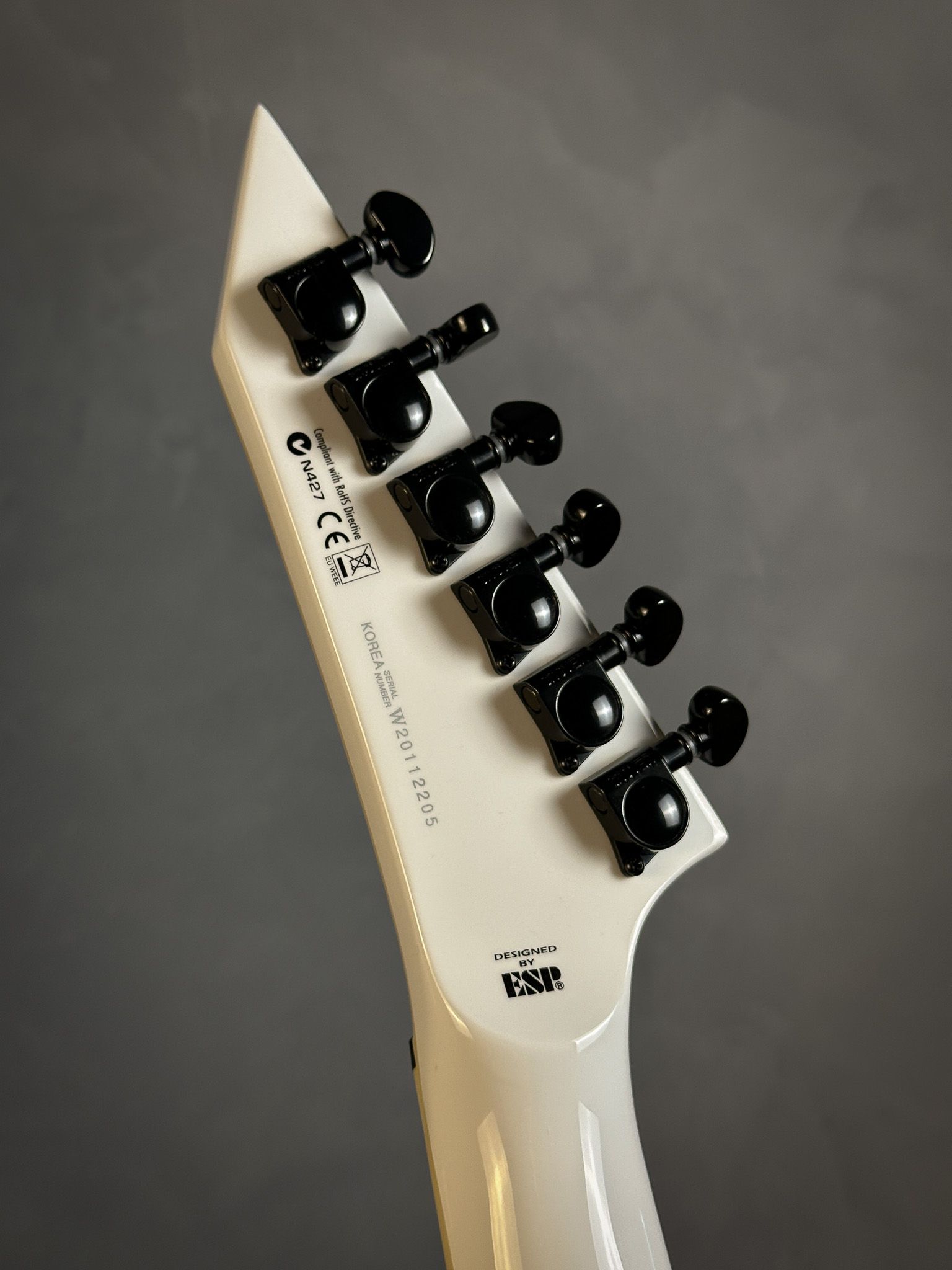 GUITARRA LTD MH1000 ET - EVERTUNE SNOW WHITE - CASE - USADA - Crunch Music
