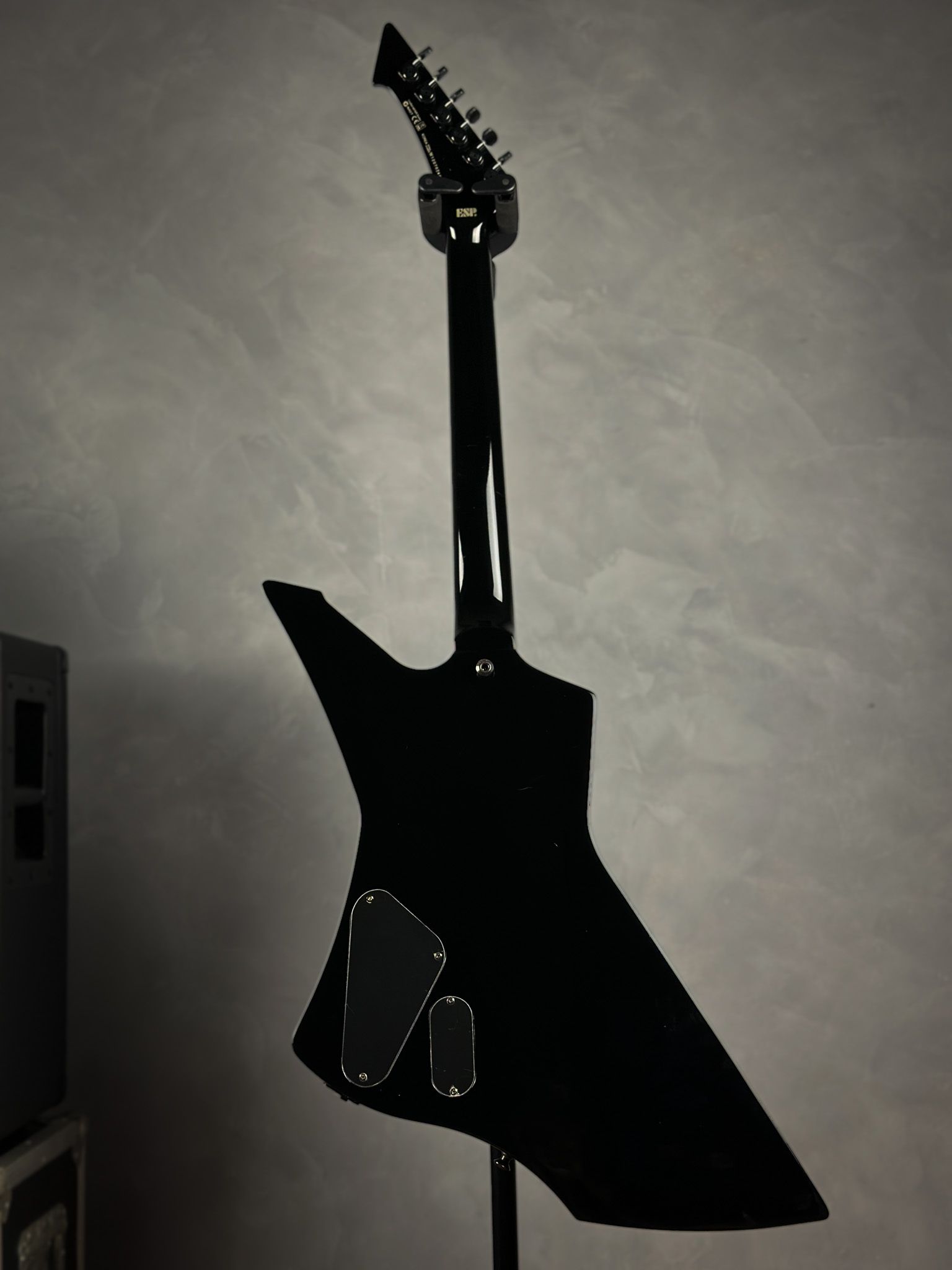 Guitarra ESP LTD Snakebyte w/case - Gloss Black - Usada - Crunch Music