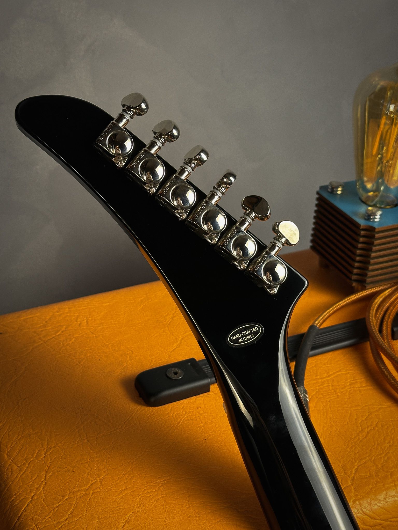 Guitarra Epiphone Explorer - Black - Emg 81- 60 - Upgrade - Crunch Music