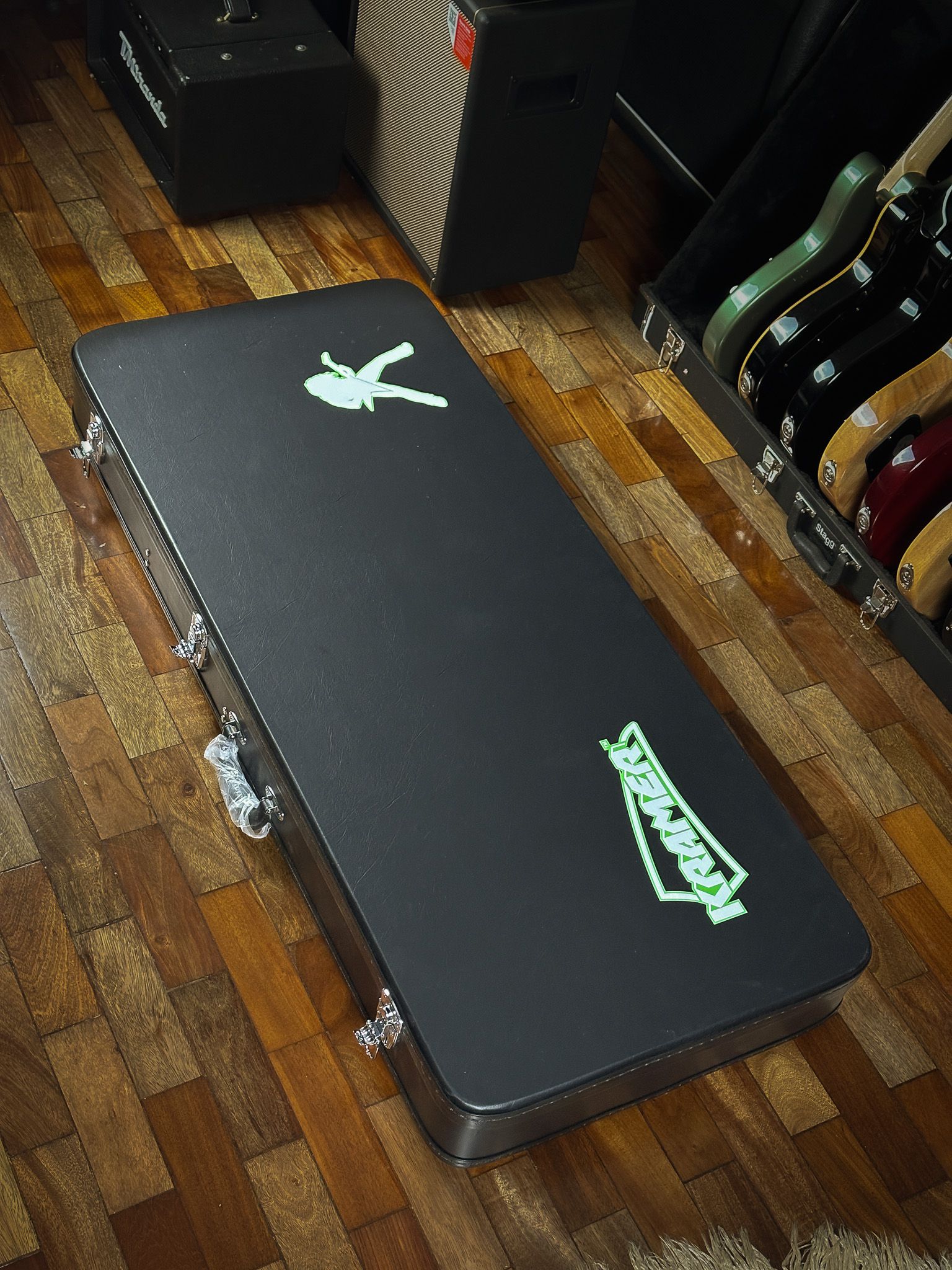 Guit. Kramer Dave Mustaine Rust in Peace Alien Tech Green - Humbucker ...