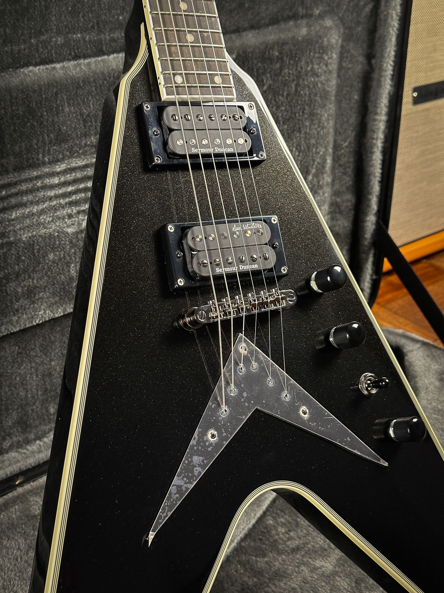Guitarra Epiphone Flying v Custom Dave Mustaine Black Metallic - Crunch ...