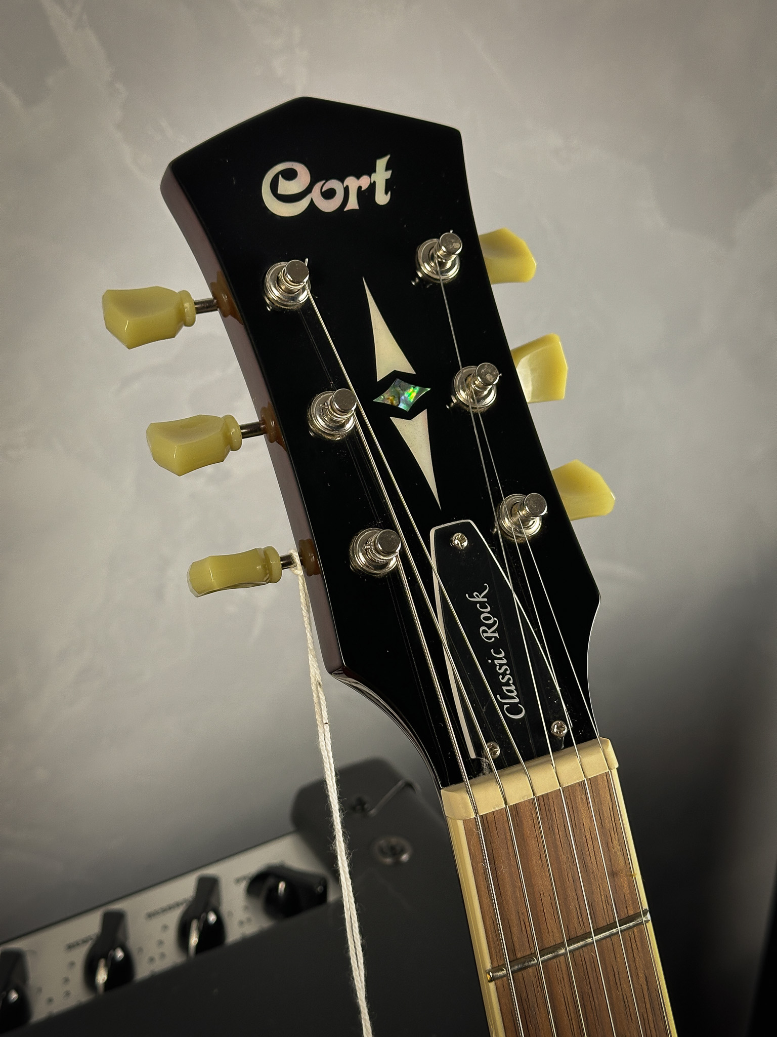 GUITARRA CORT CR 250 ATA - Crunch Music