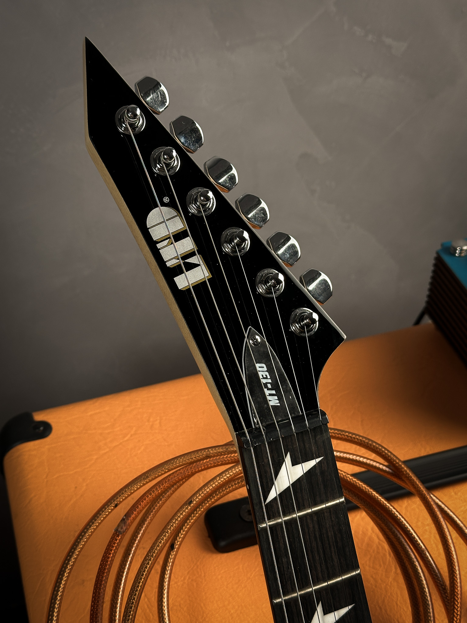 GUITARRA ESP LTD MT-130 LXMT130BLK - BLACK - Crunch Music