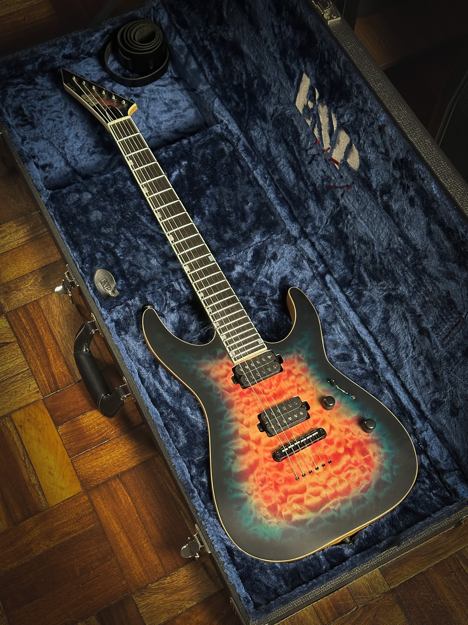 GUITARRA ESP USA M-II NTB NT - BLUE ROSE - Crunch Music