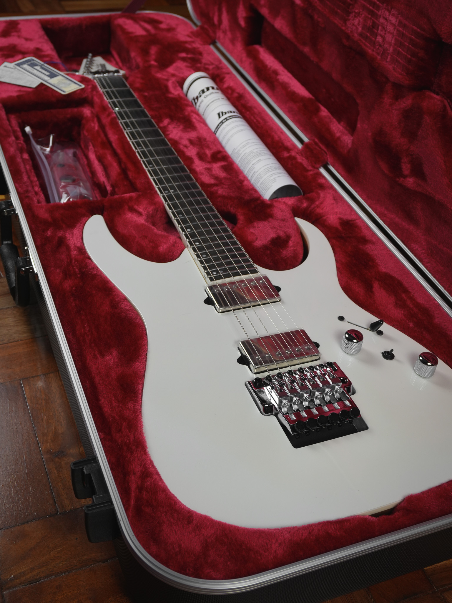 Guitarra Ibanez Prestige Rg5320c-PW - Crunch Music