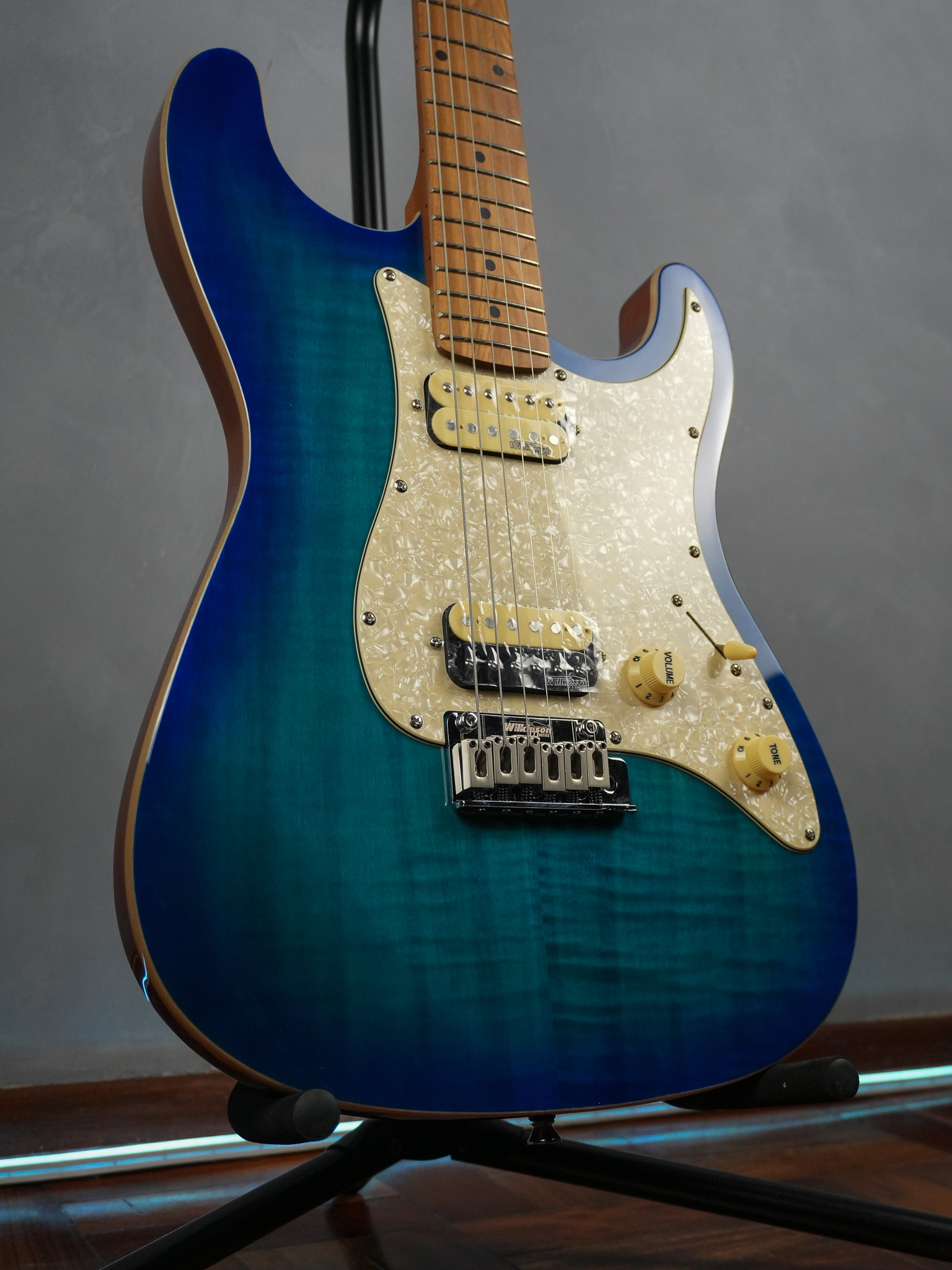 Guitarra Benson Hardy Modern M BLB/WP Black Light Blue - Crunch Music