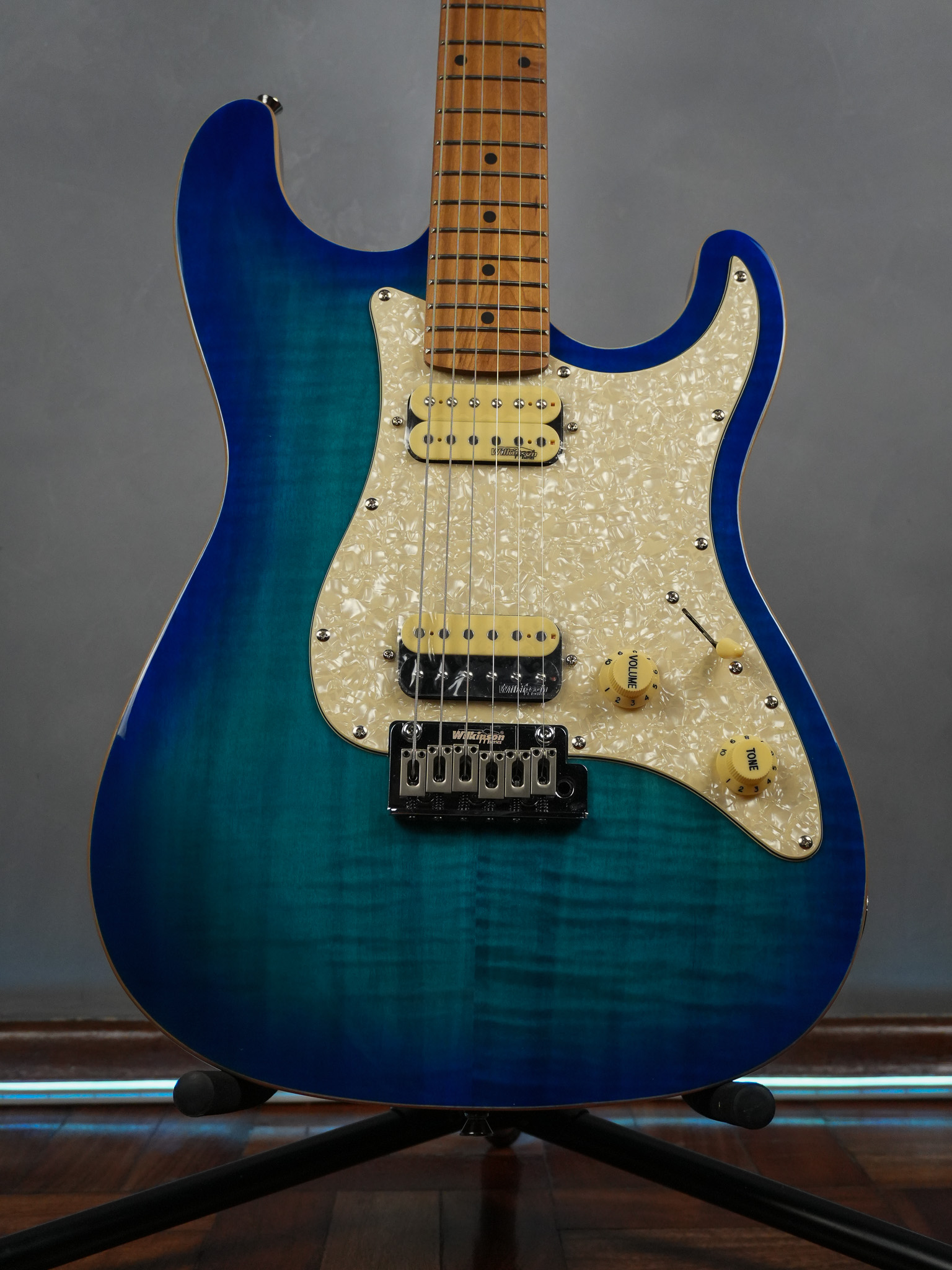 Guitarra Benson Hardy Modern M BLB/WP Black Light Blue - Crunch Music
