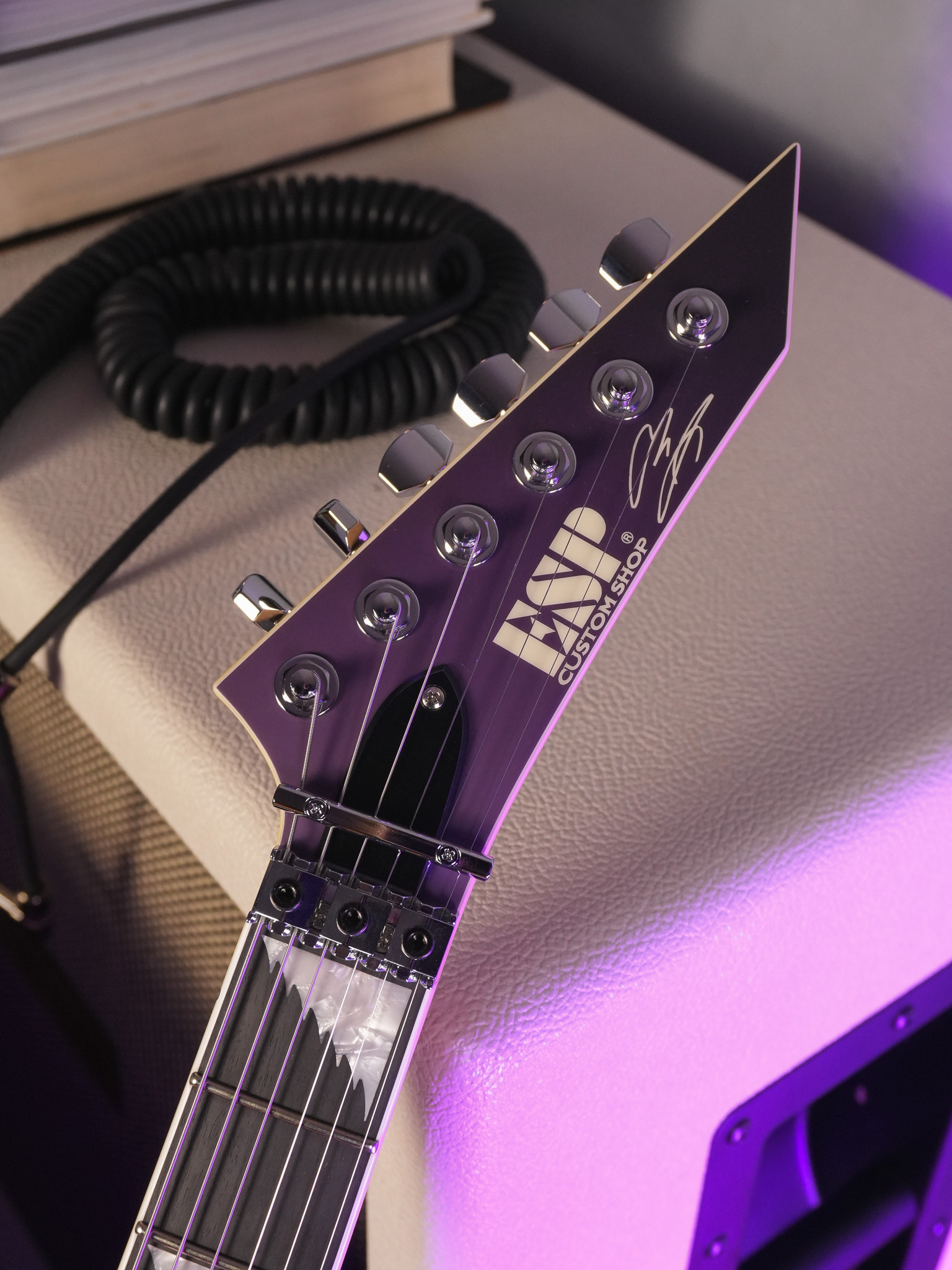 Guitarra Flying V Esp Alexi Laiho Ripped - Custom Shop - Crunch Music