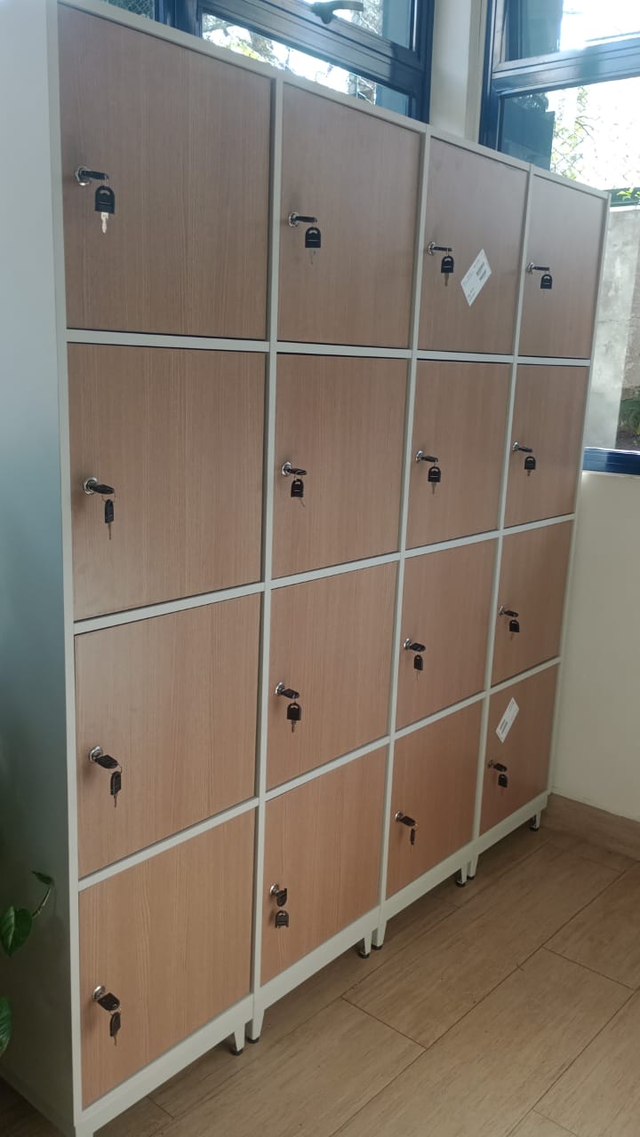 Armário Locker modular madeira - Móveis corporativos