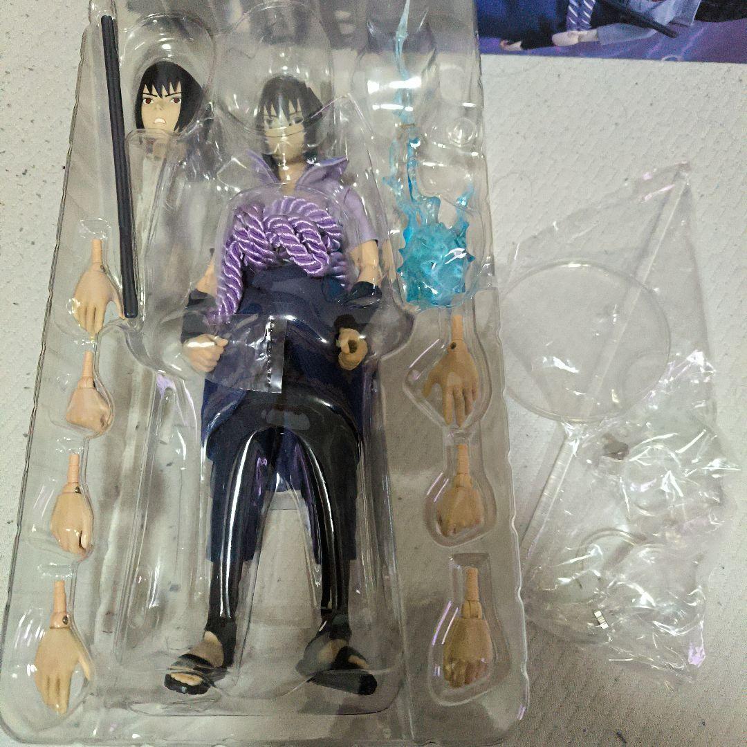 Figura PBM Uchiha Sasuke em escala 1/6 da Medicom Toy - Treasure box