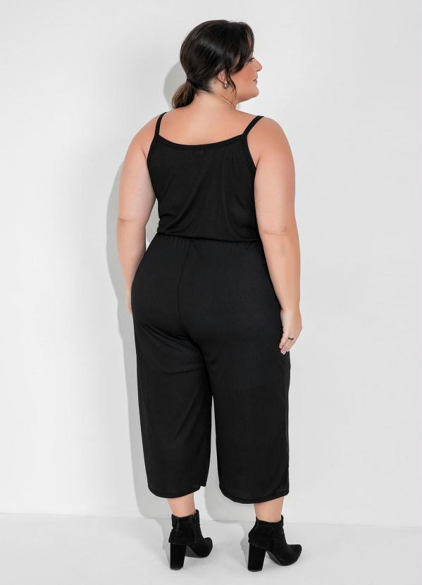 Macacão Preto Transpassado Plus Size Foxxstore