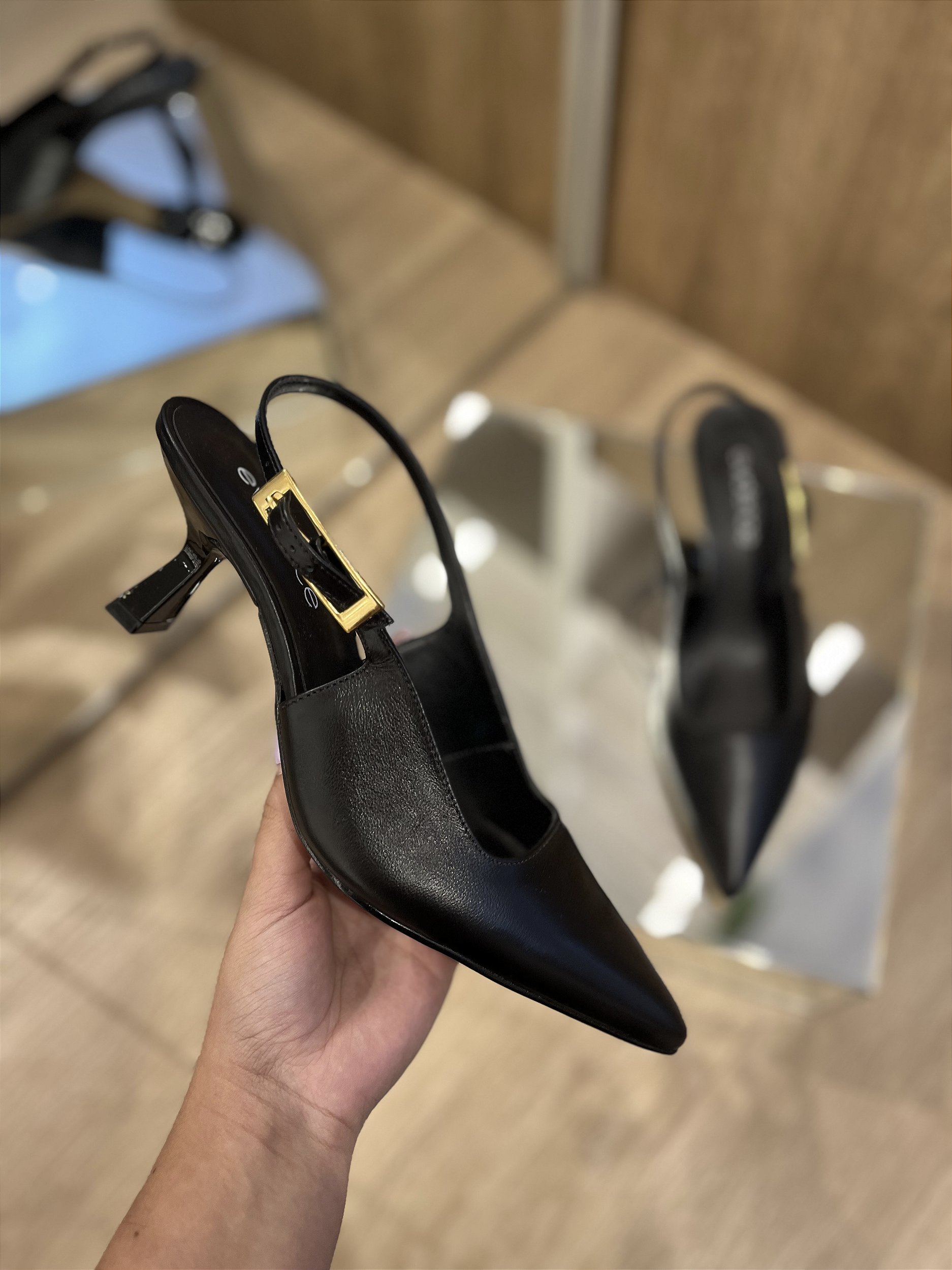 Scarpin Slingback Couro Preto 7cm Cássia - Evidence Acessórios