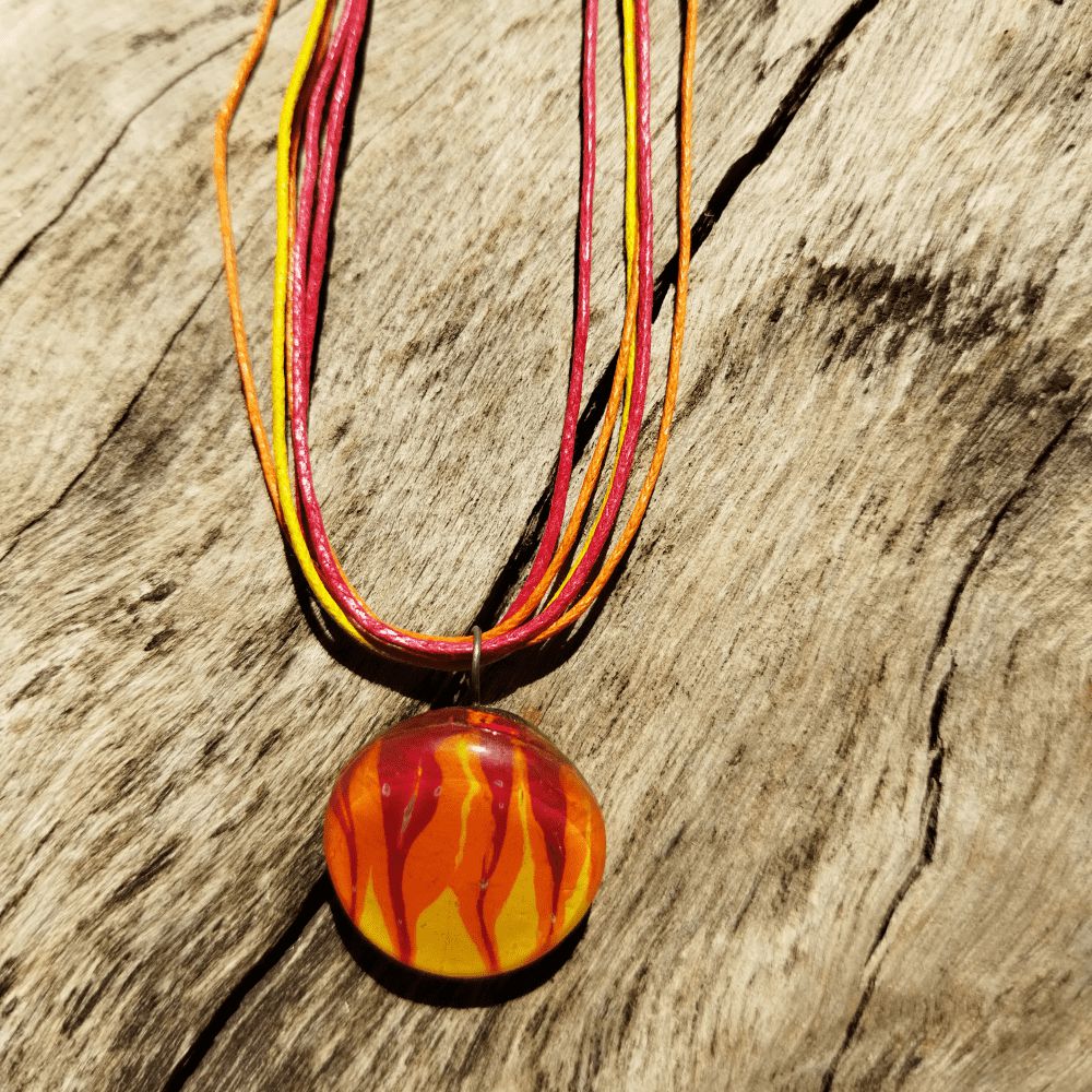 Colar Difusor Aromático Artesanal de Vidro Quatro Elementos - Fogo ...